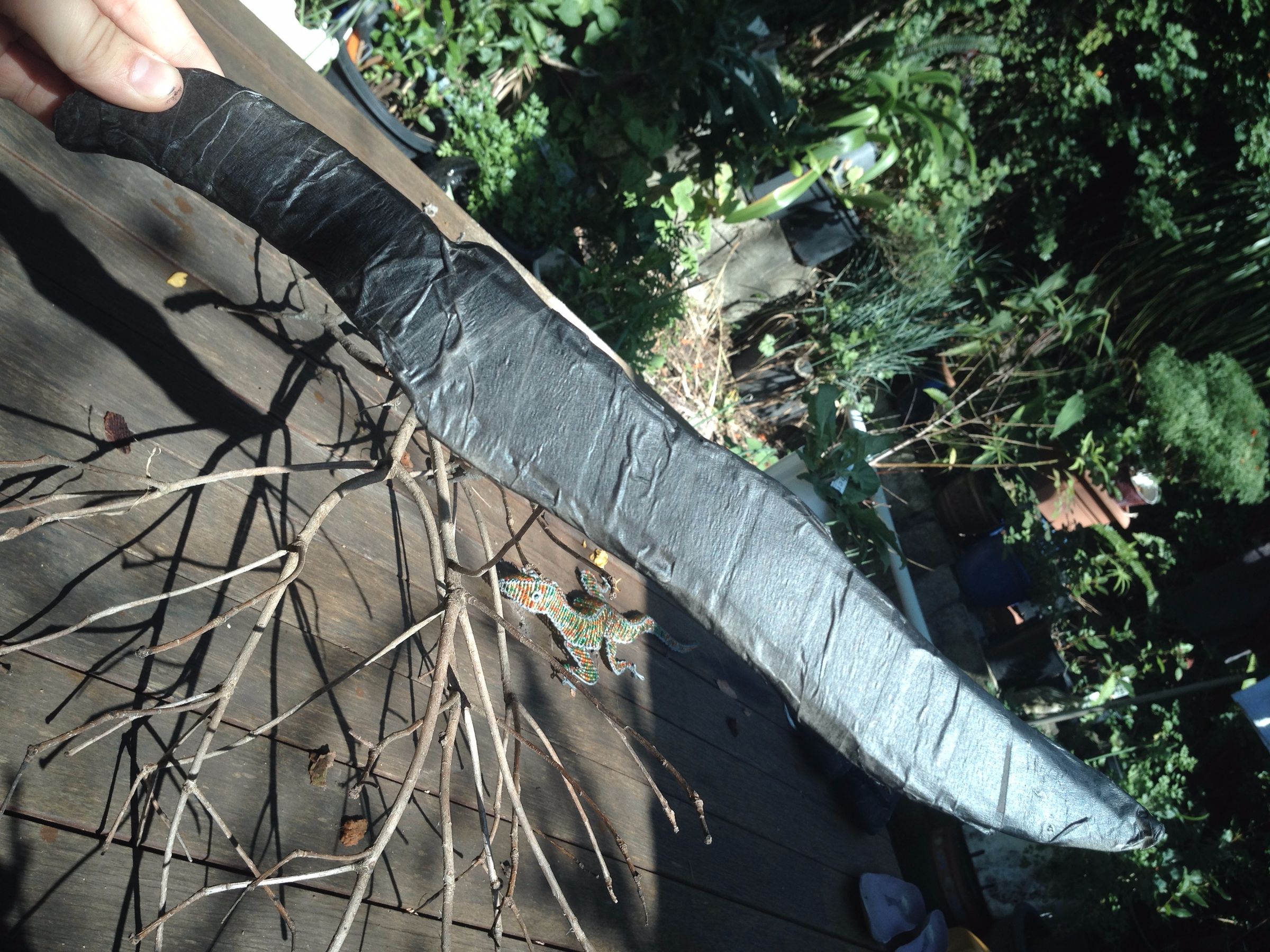 Easy to Make Cardboard Dagger : 6 Steps (with Pictures) - Instructables