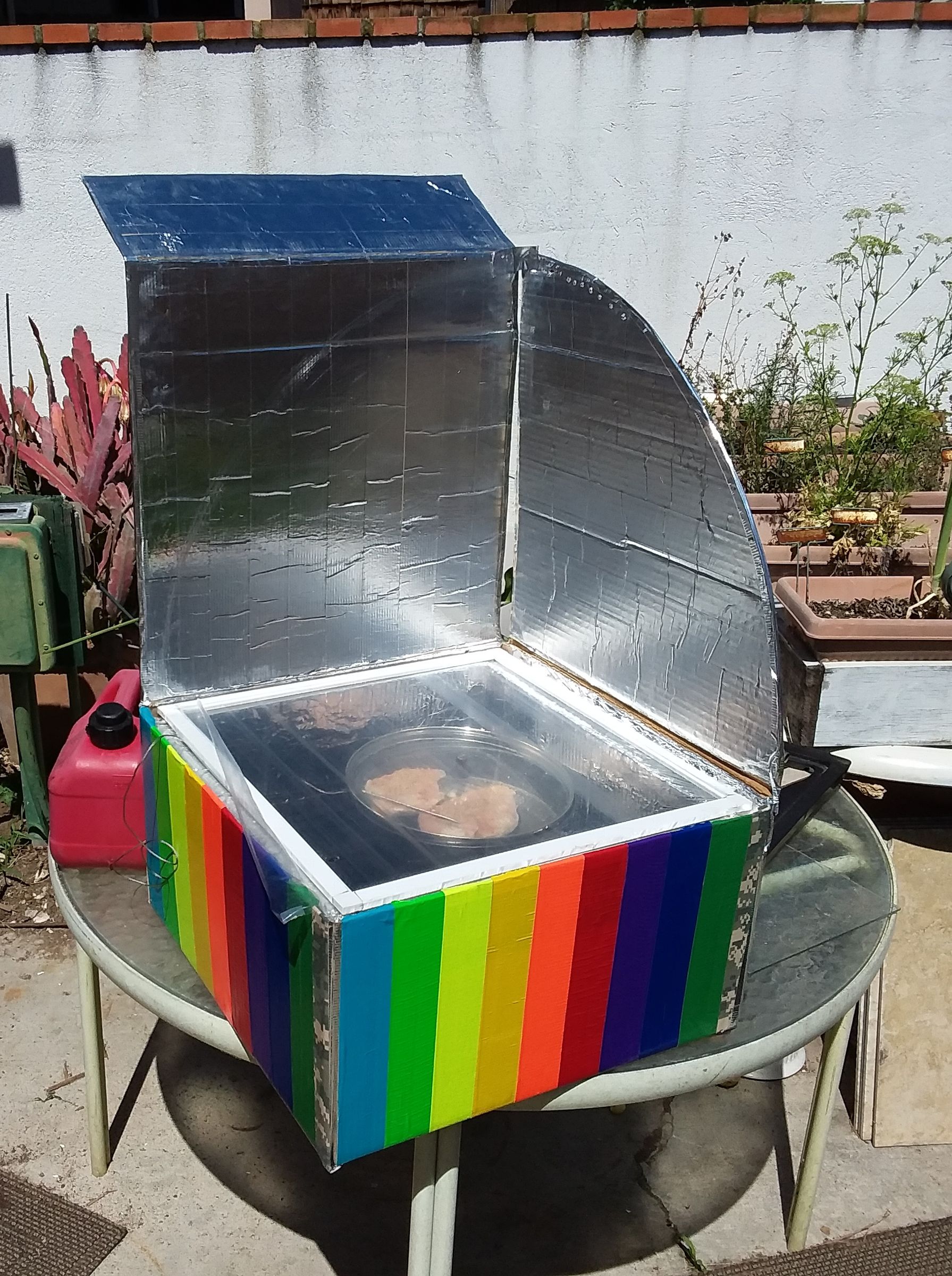Rainbow Solar Box Cooker : 5 Steps - Instructables