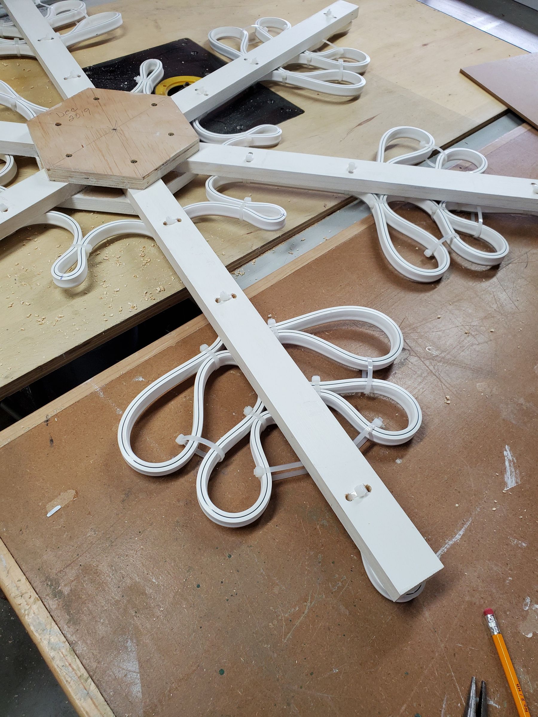 Neon Flex Snowflake - 49" Wide : 8 Steps (with Pictures) - Instructables