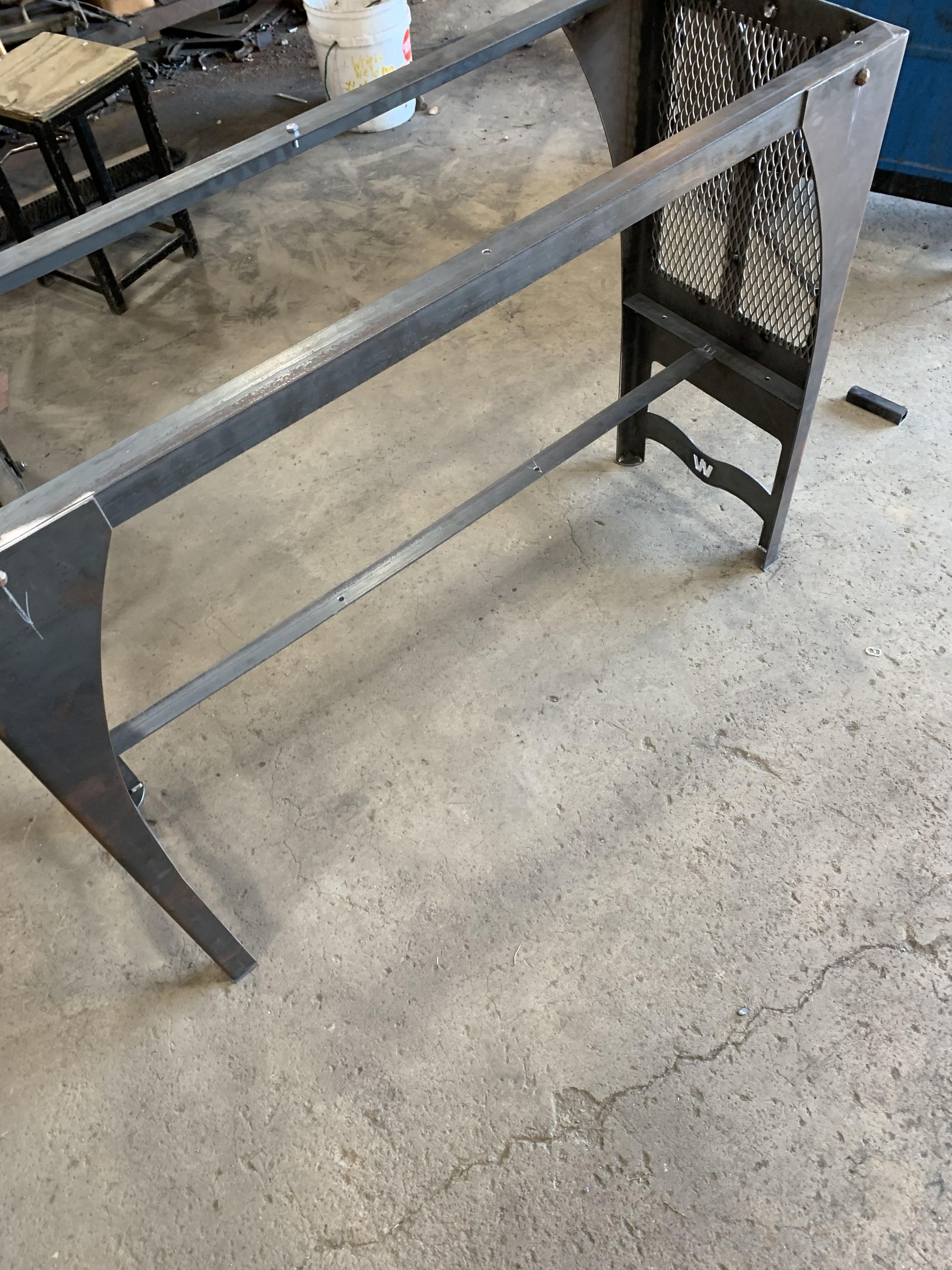 Industrial TV/Hall Table : 16 Steps (with Pictures) - Instructables