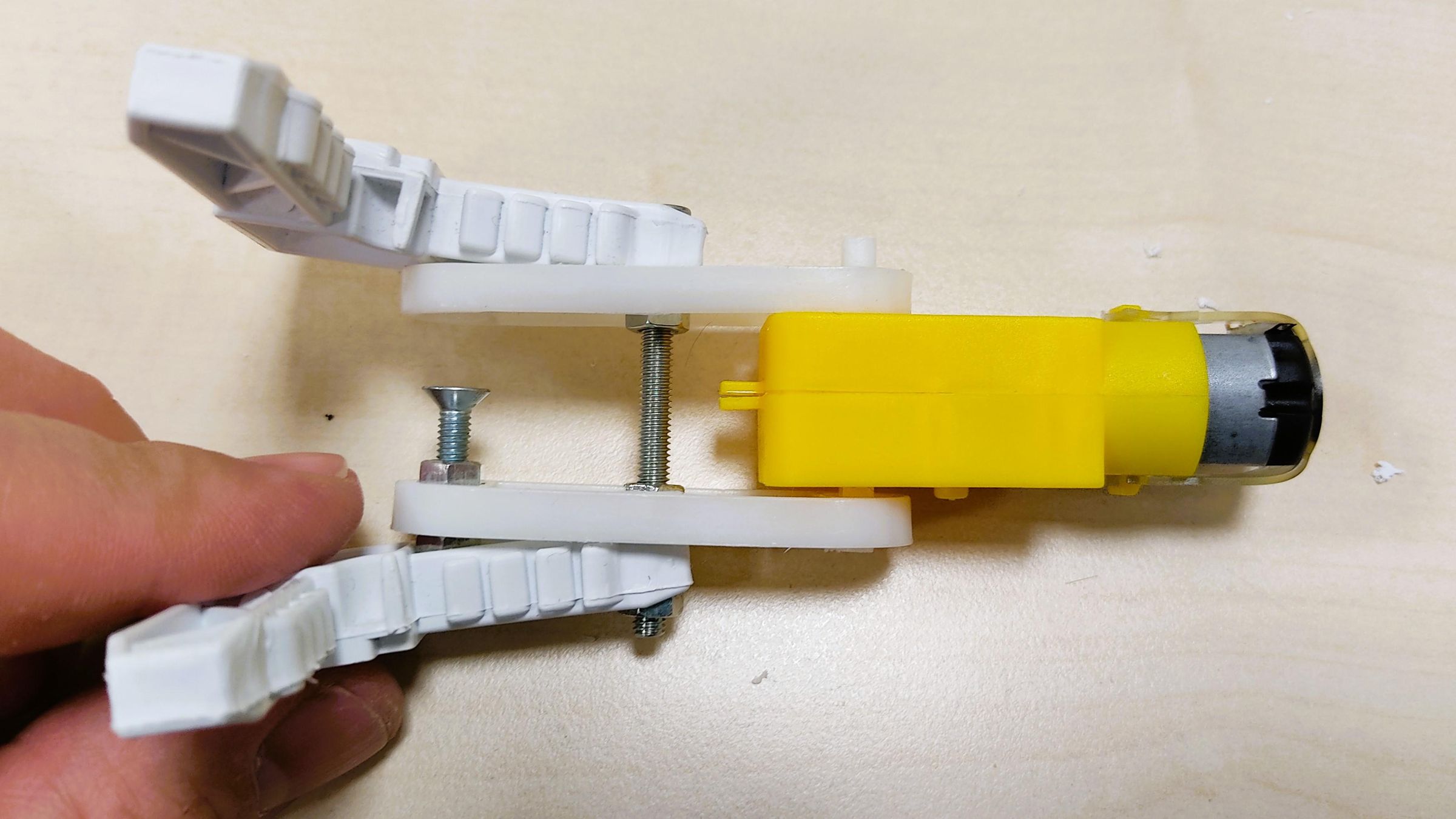 Robotics for School: Create Four Easy Robots Using Simple Materials ...