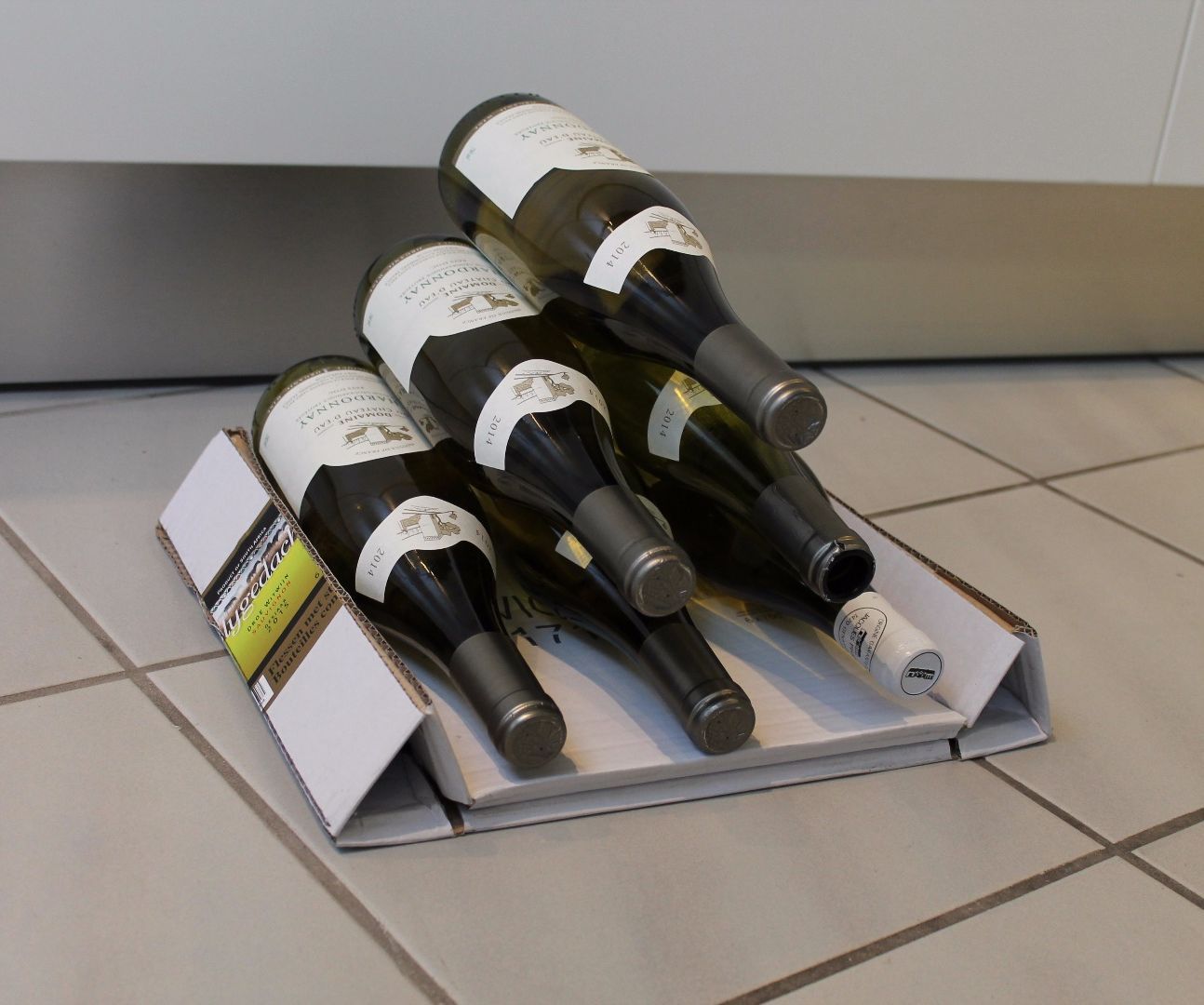 Cardboard Wine Holder : 8 Steps (with Pictures) - Instructables