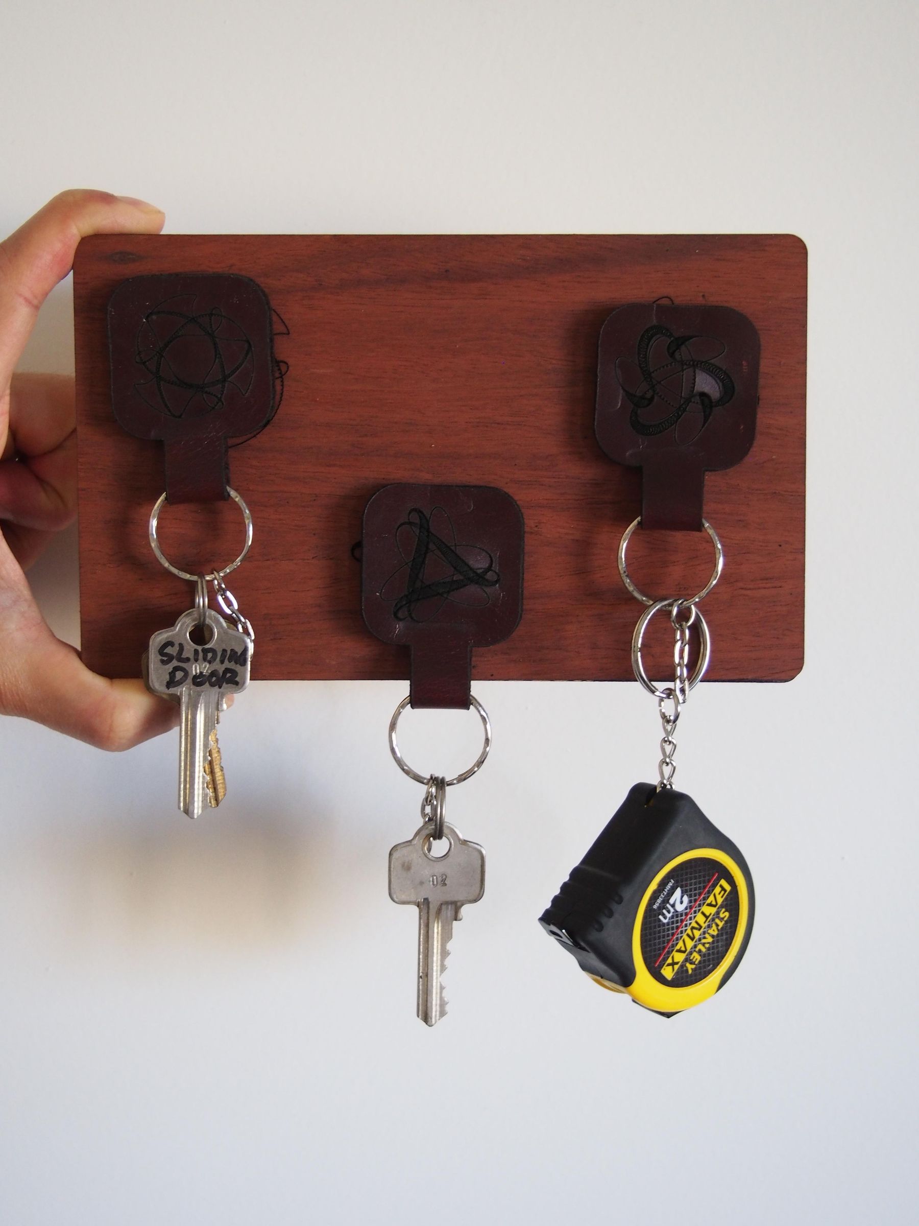 Magnetic Wood and Leather Keychain Organiser : 7 Steps (with Pictures ...