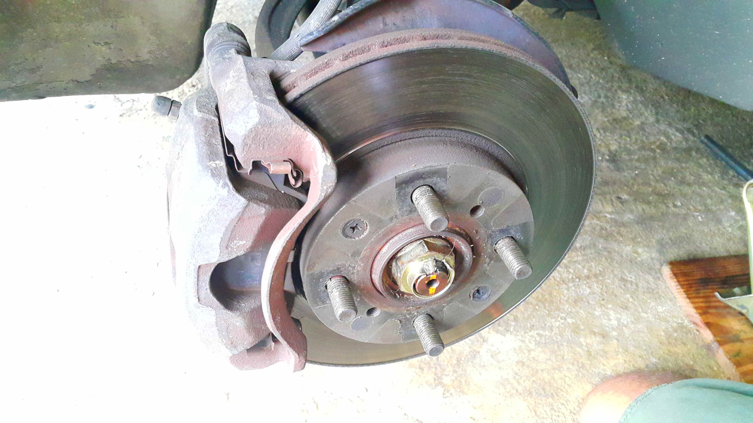 Front Brakes Inspection. : 5 Steps - Instructables