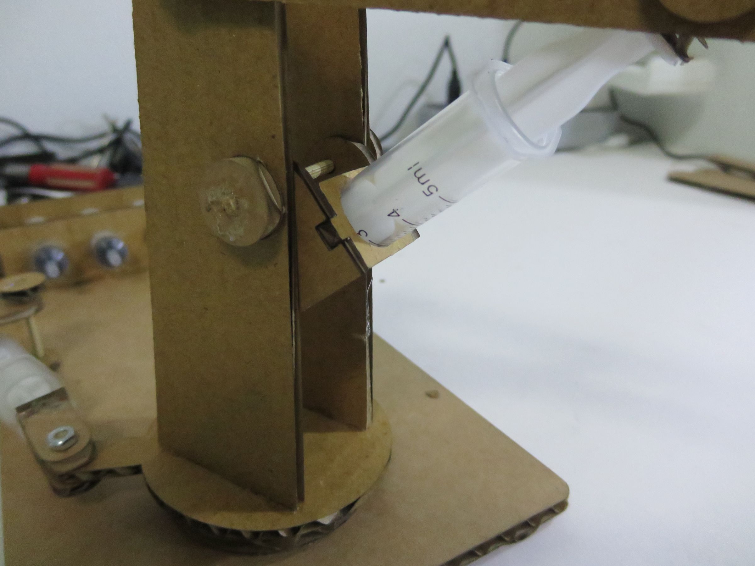Recycled Cardboard Claw : 4 Steps (with Pictures) - Instructables