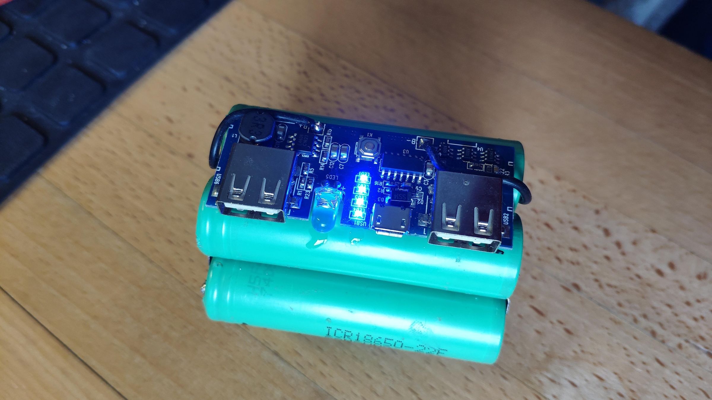 Powerbank From 18650 (50Wh) : 4 Steps - Instructables