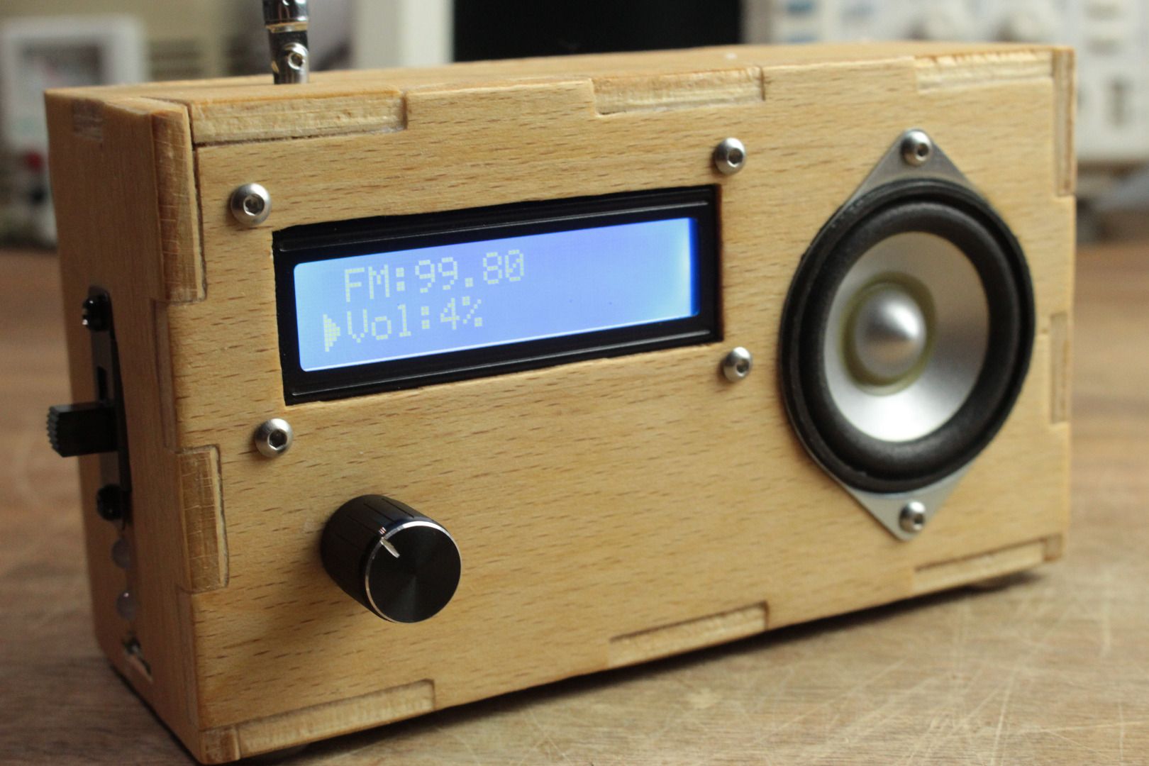 Make Your Own FM Radio : 6 Steps (with Pictures) - Instructables