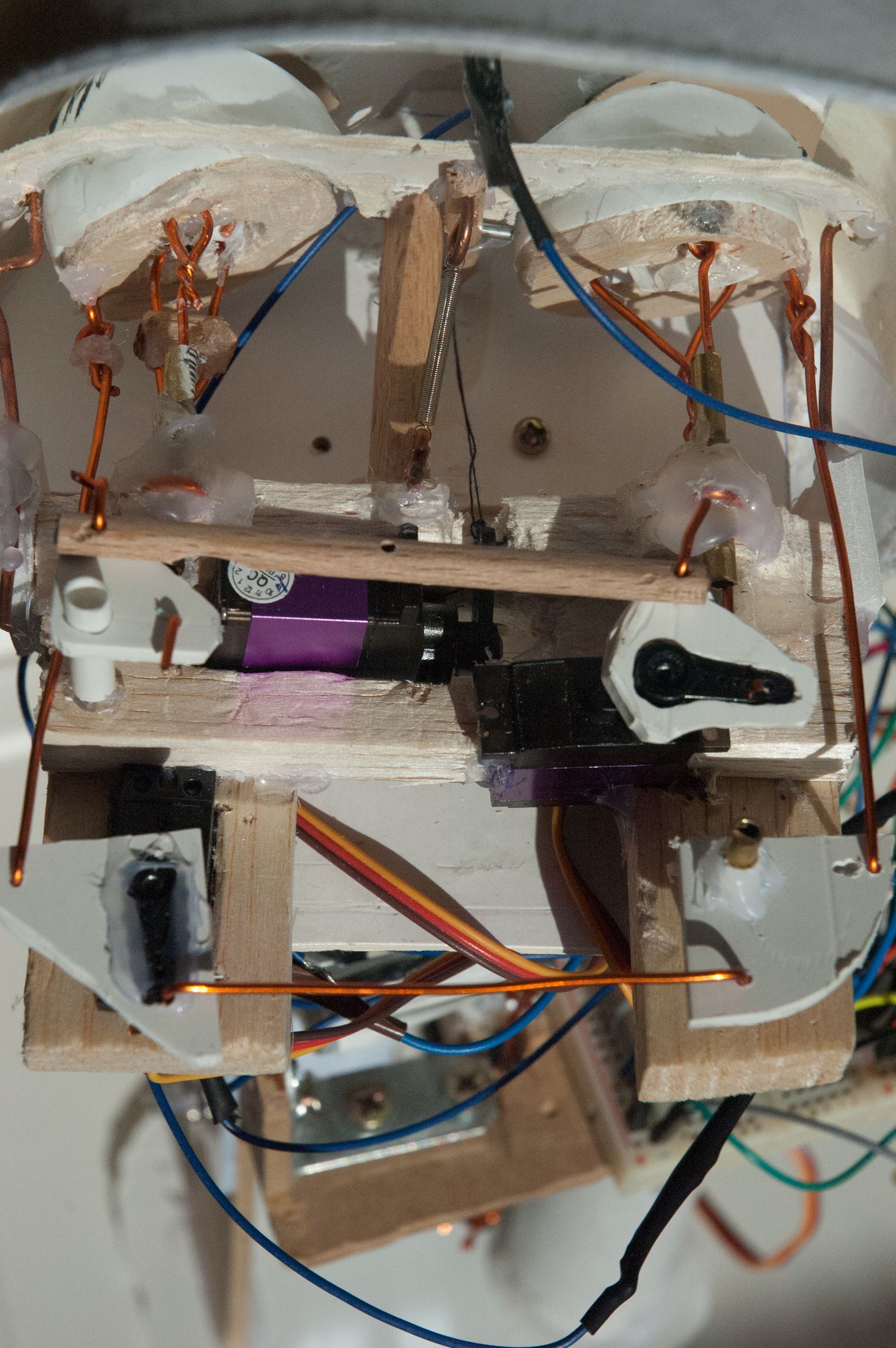 Robotic Head Directed to Light. From Recycled and Reused Materials : 11 ...