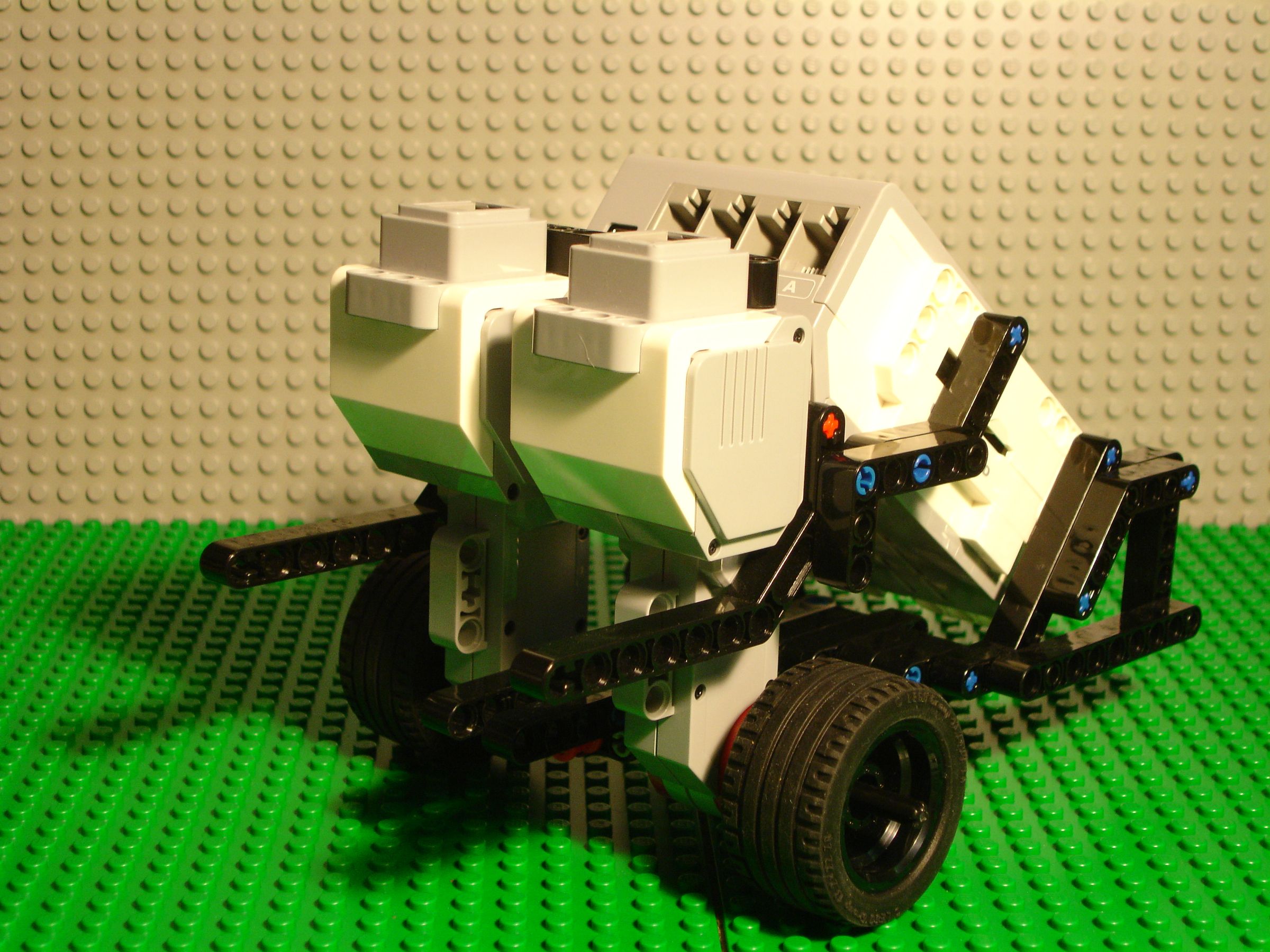 Build a Simple LEGO Starter Robot : 7 Steps - Instructables