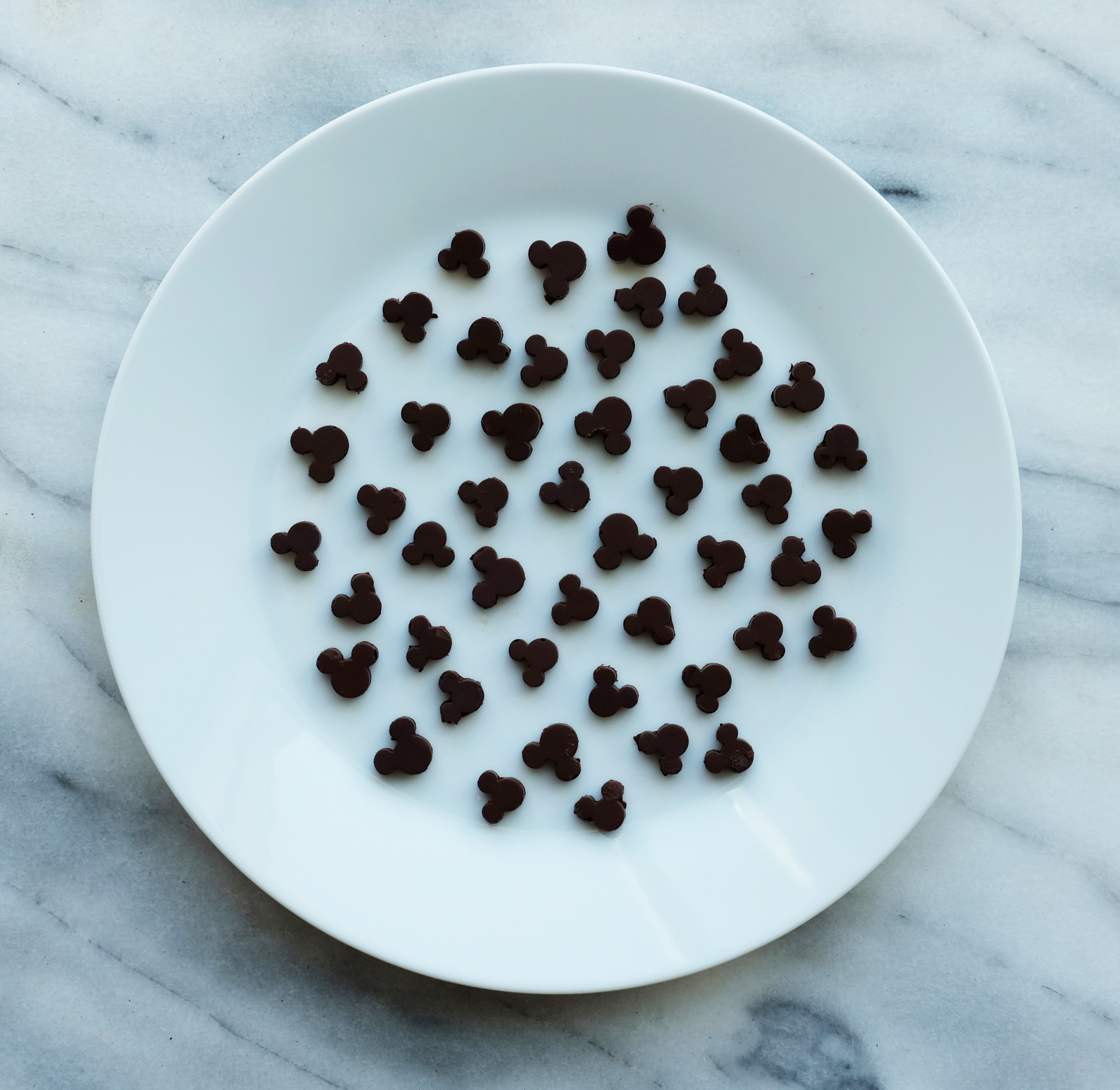 Disney's Chocolate Chip Cookies W/ Mickey Mouse Chocolate Chips : 9 ...