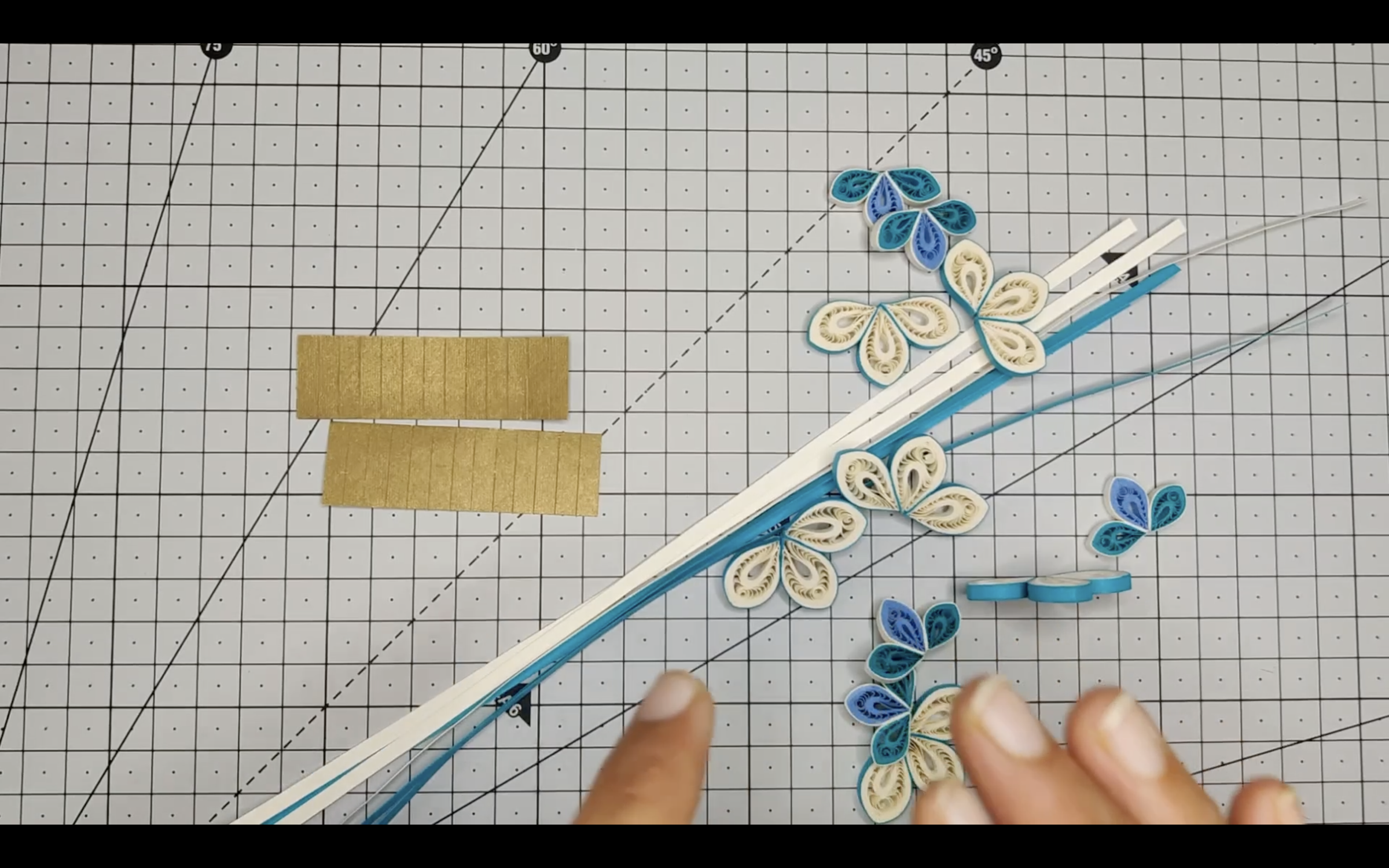 Paper Quilled Ornamental Dangler DIY : 13 Steps (with Pictures ...