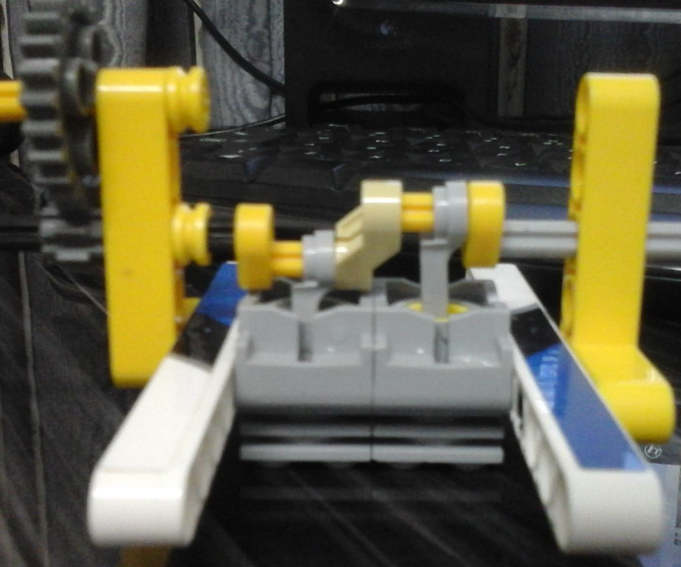 Lego Technic Inline 2 Engine : 6 Steps - Instructables