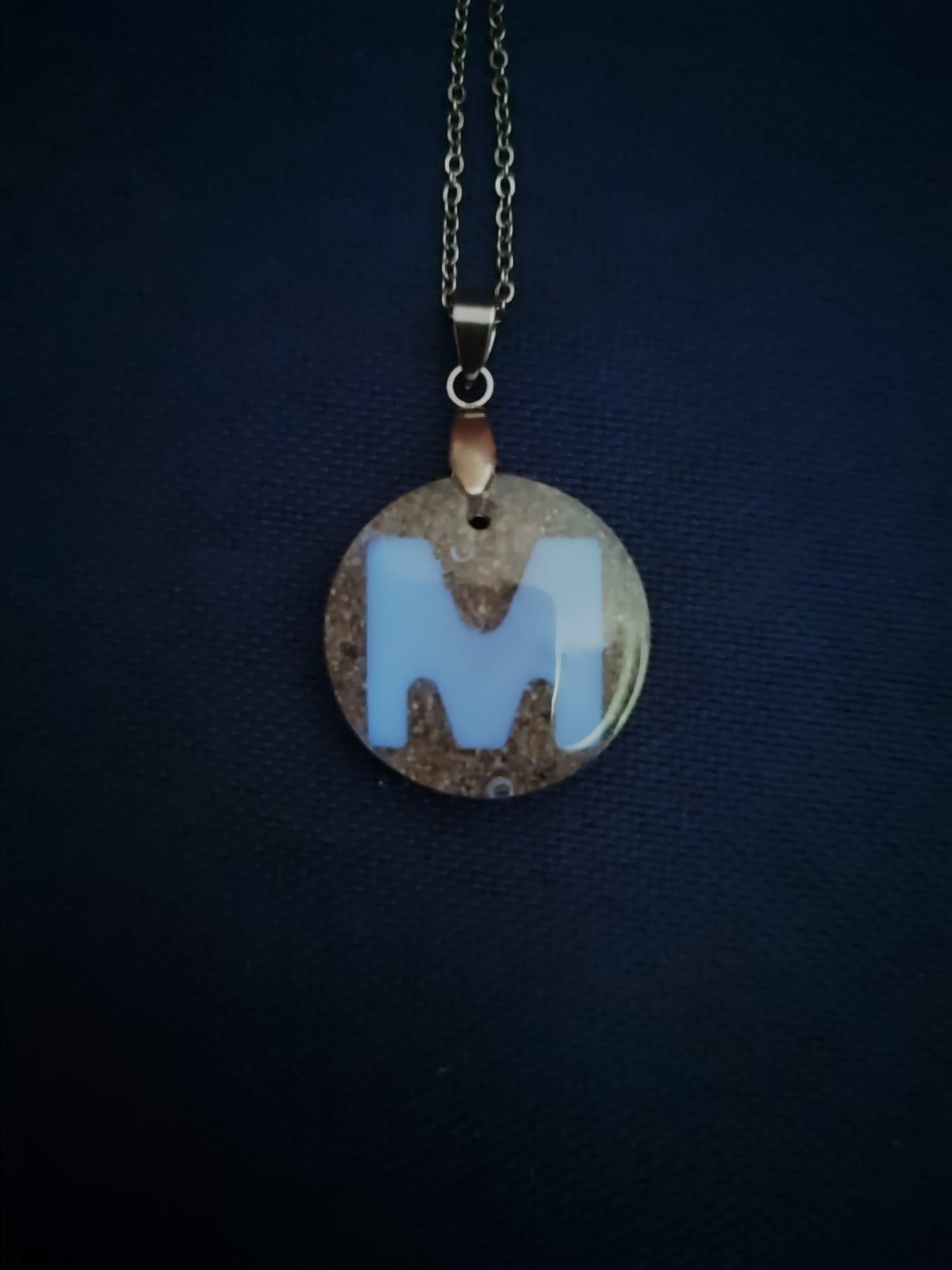 Glow in the Dark Letter Pendant : 6 Steps (with Pictures) - Instructables