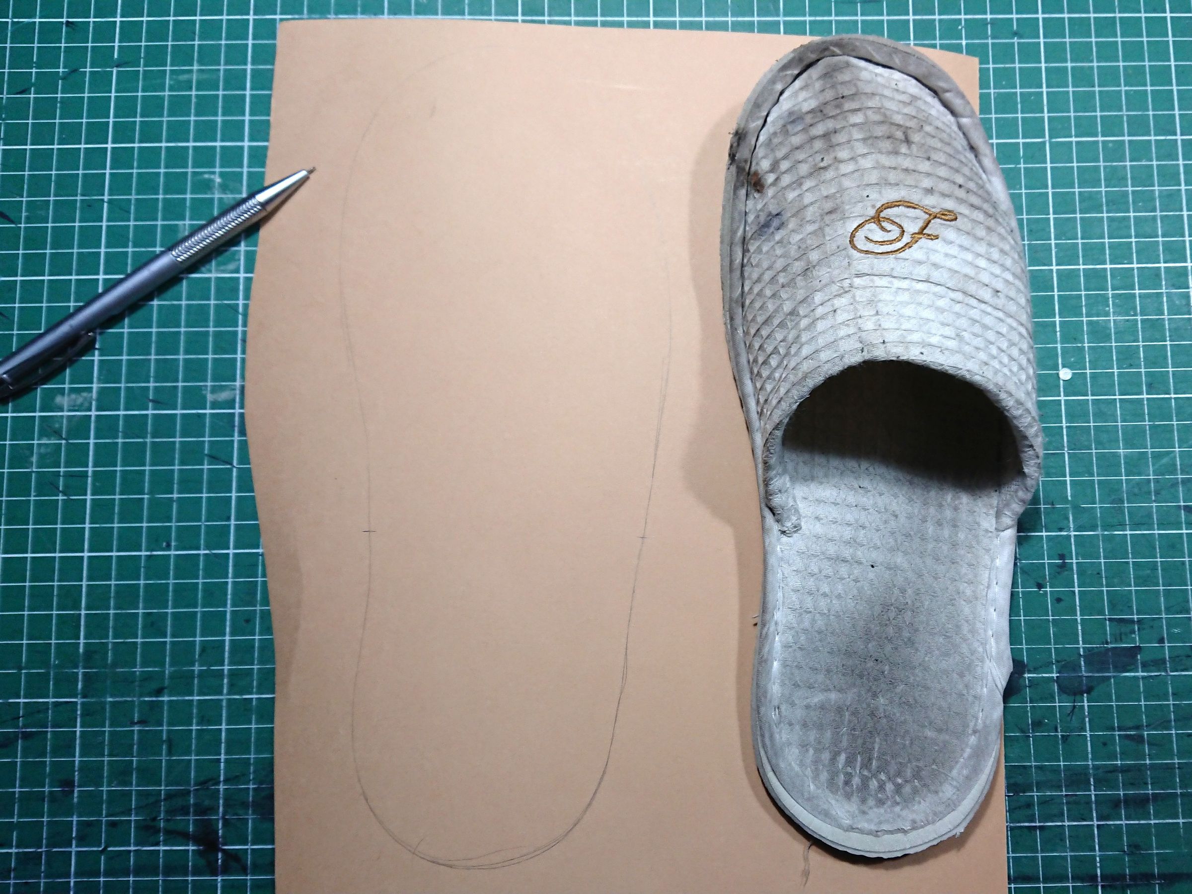 Making Leather Slippers : 9 Steps (with Pictures) - Instructables