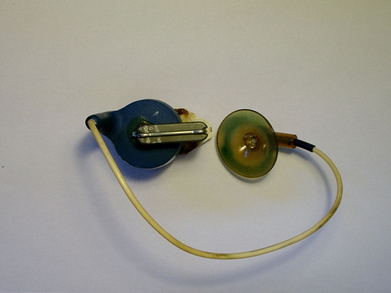 How to Take Apart TV : 7 Steps (with Pictures) - Instructables