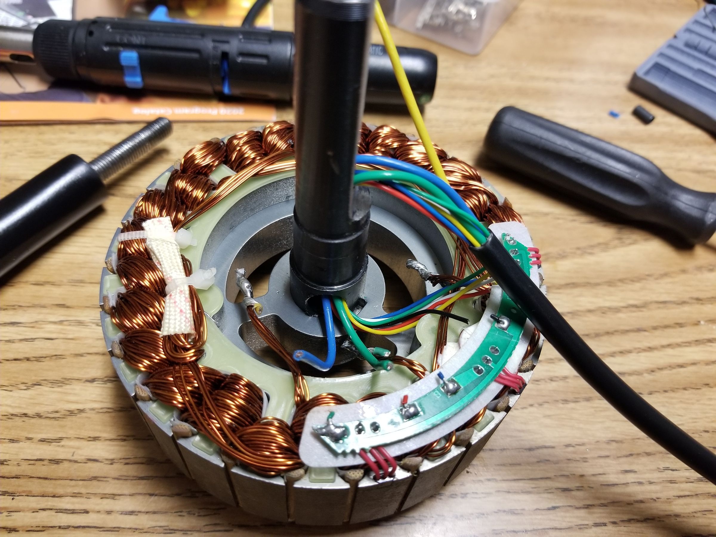 Mounting Hoverboard Wheels Securely and Easily Onto Stateboard ...