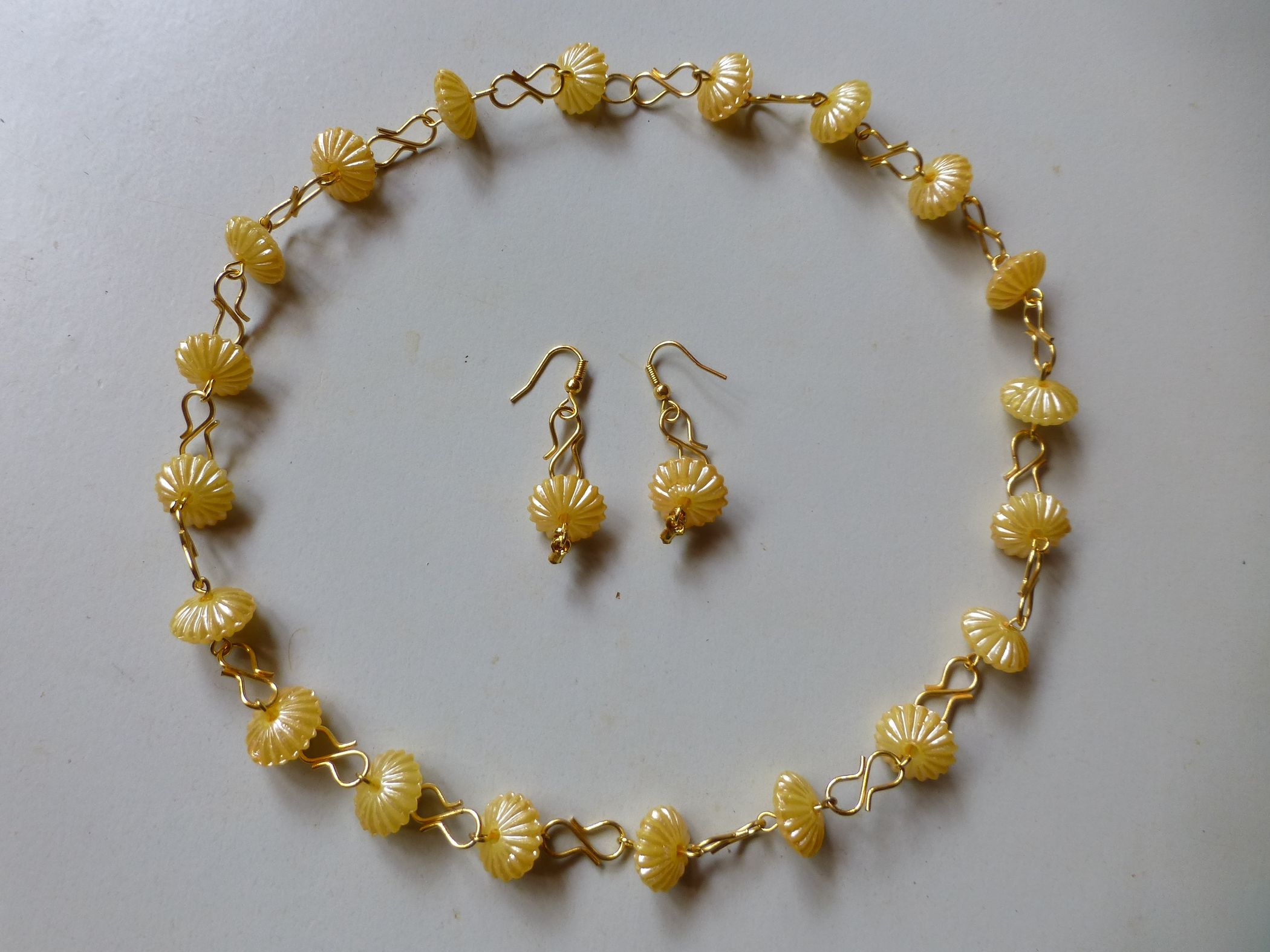 Crystal Beaded Necklace With Matching Earrings : 5 Steps - Instructables