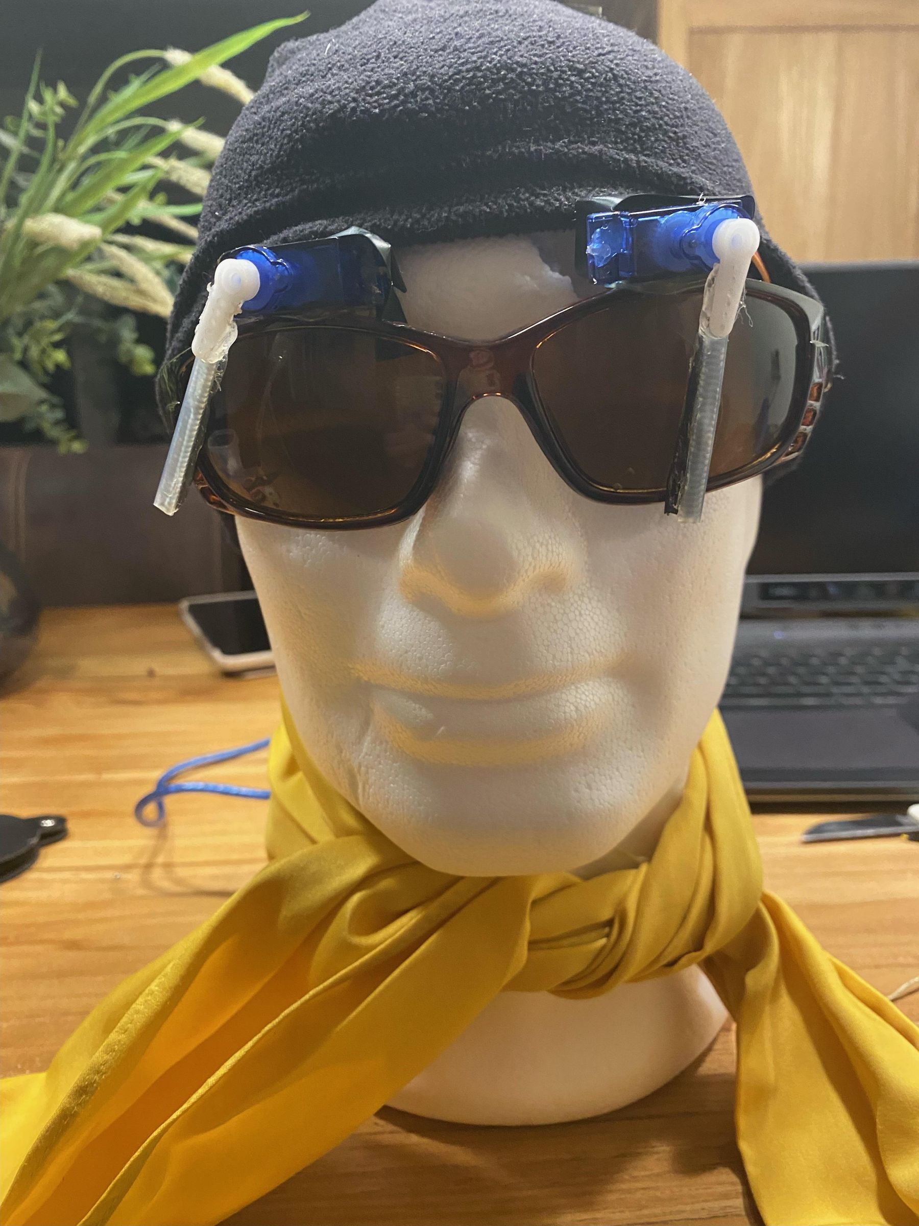 Een Bril Met Ruitenwissers : 8 Steps - Instructables