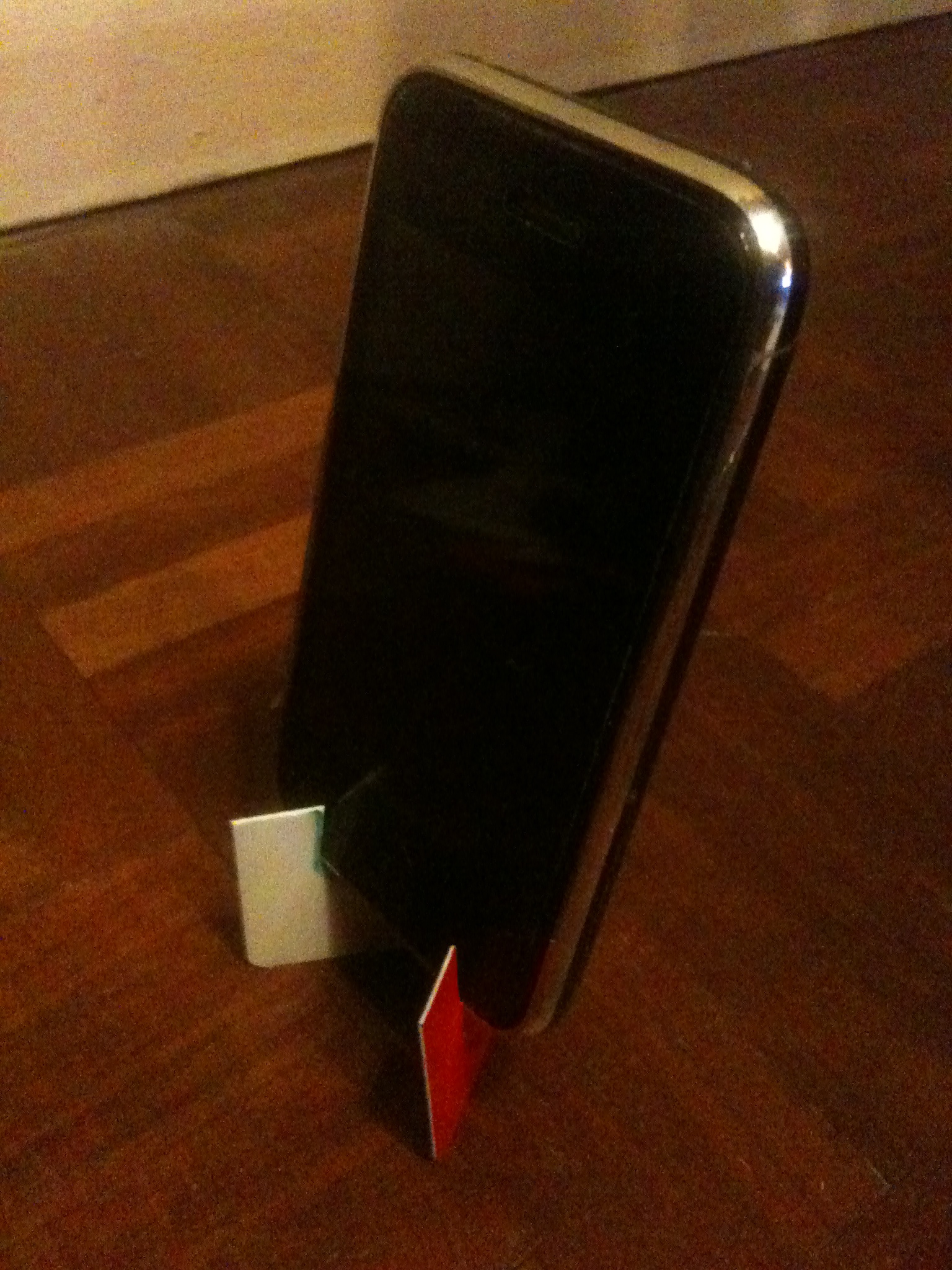 Old Card Phone Stand : 5 Steps - Instructables