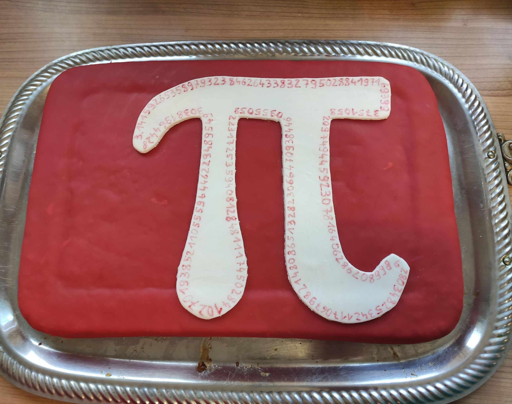 Chocolate Pi - Cake : 7 Steps - Instructables
