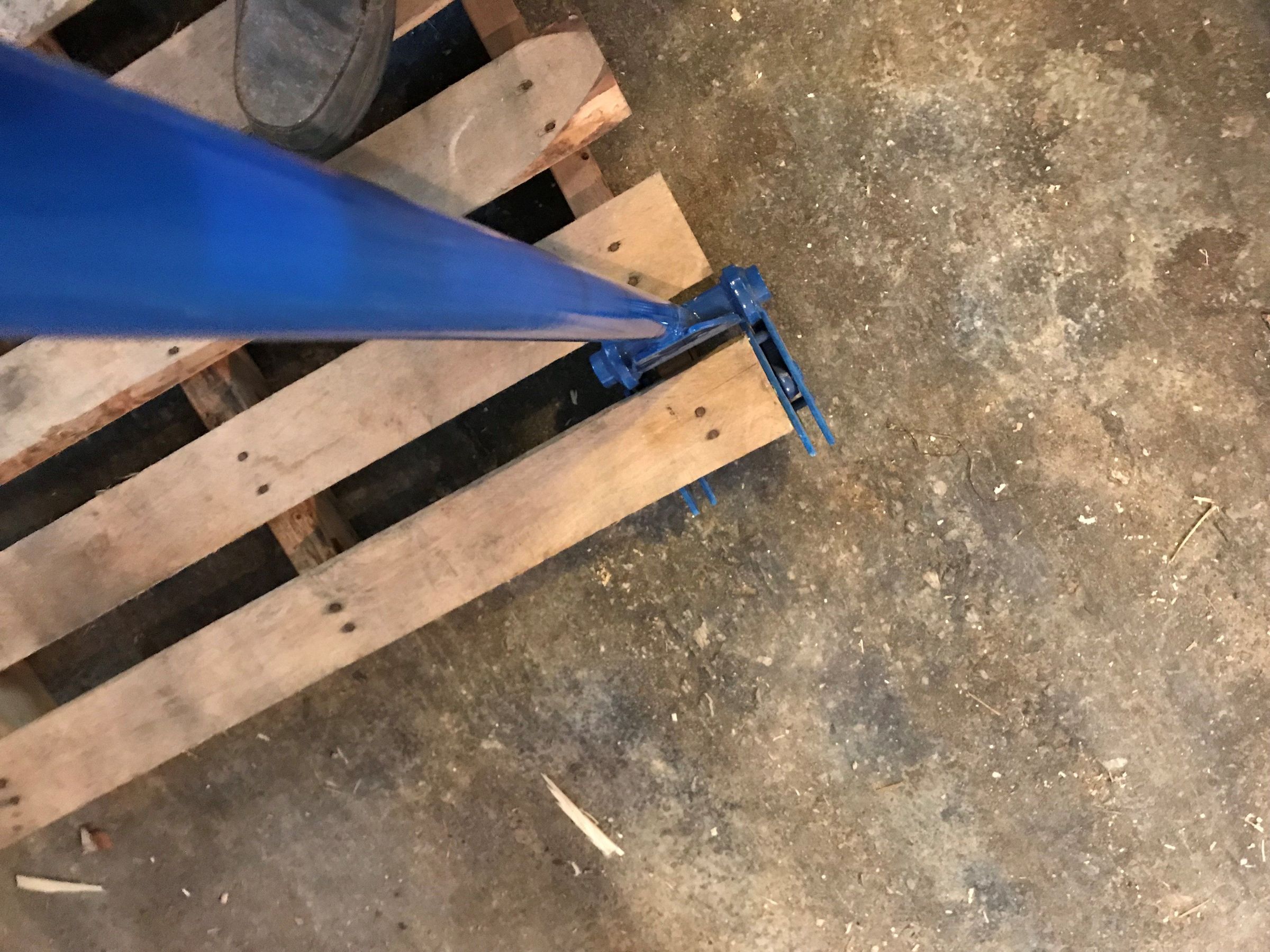 Building a Workbench Out of Pallets : 5 Steps (with Pictures ...