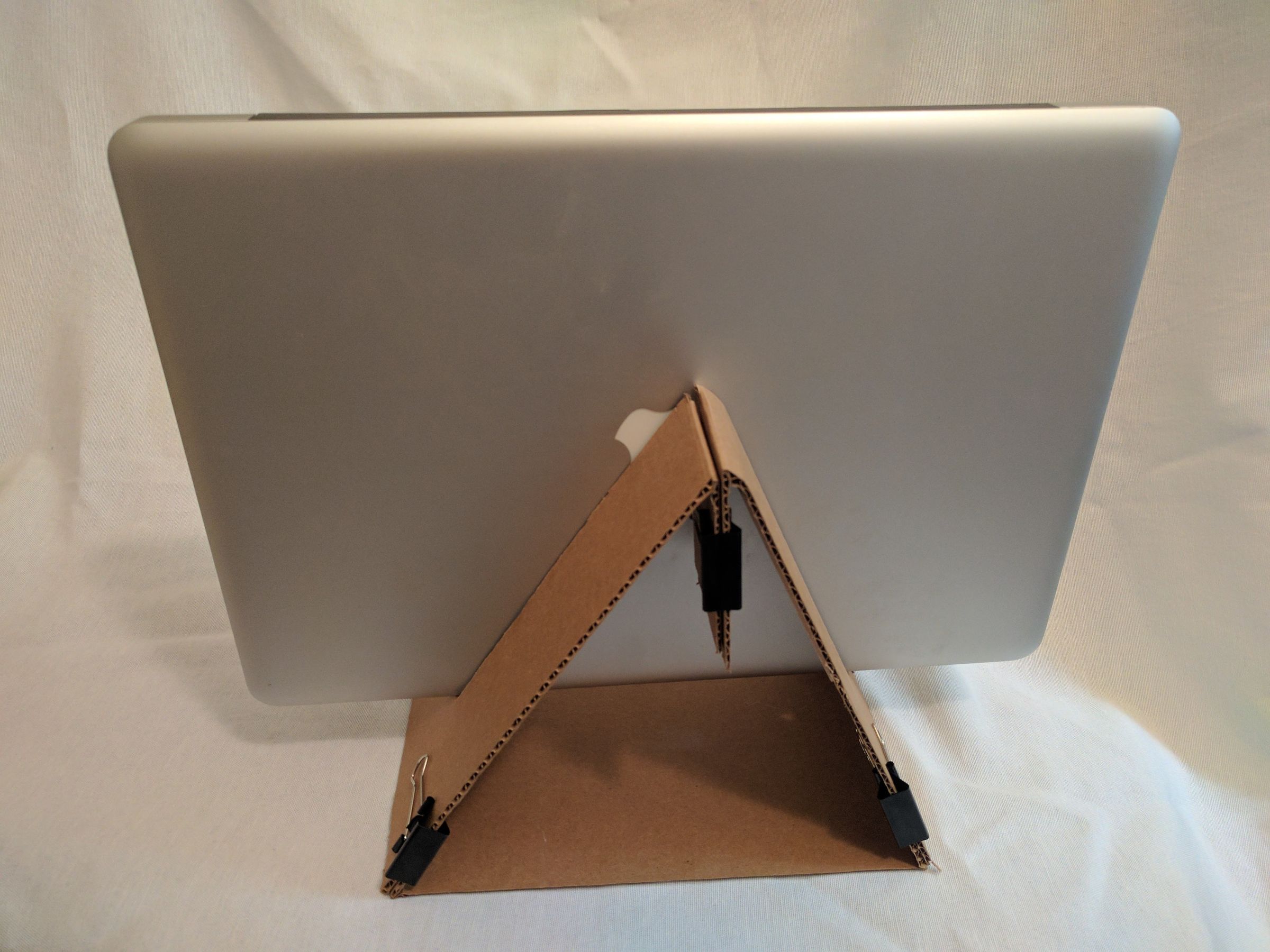 Cardboard Laptop Dock : 4 Steps (with Pictures) - Instructables