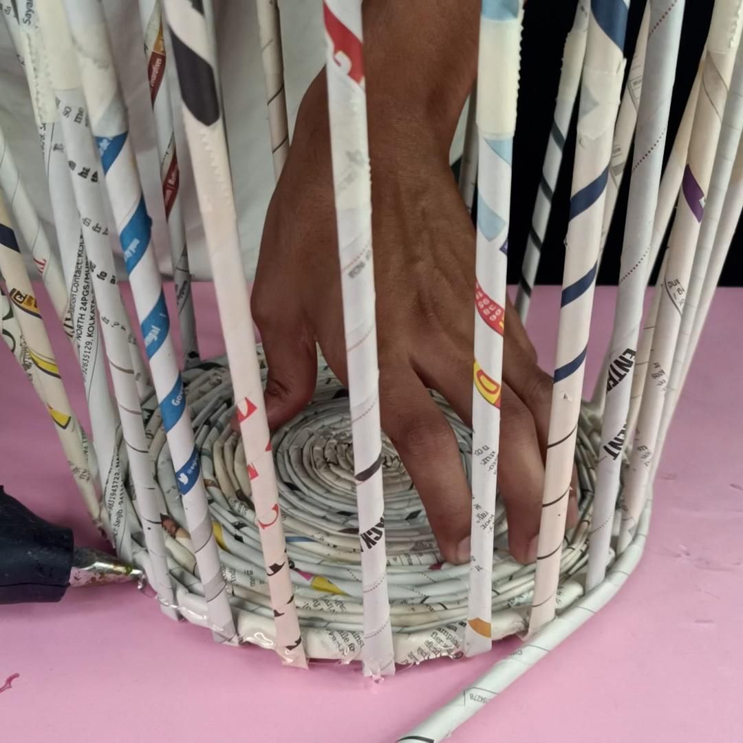 Rolled Newspaper Basket Steps How To Form Paper Into A Basket: 2