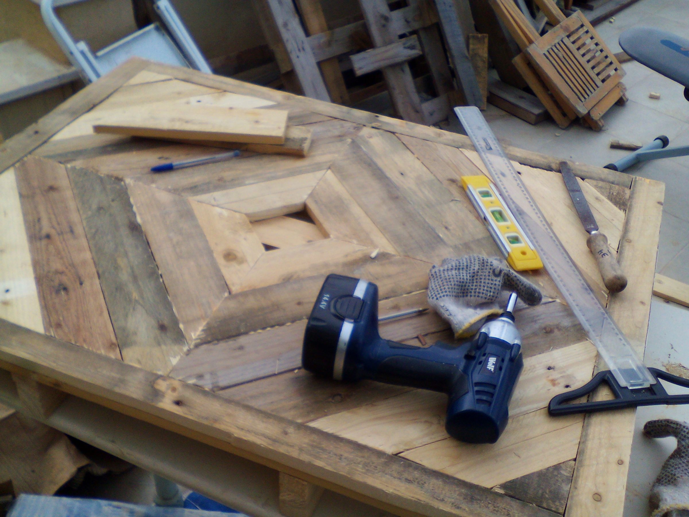 Cheap Diy Coffee Table : 11 Steps (with Pictures) - Instructables