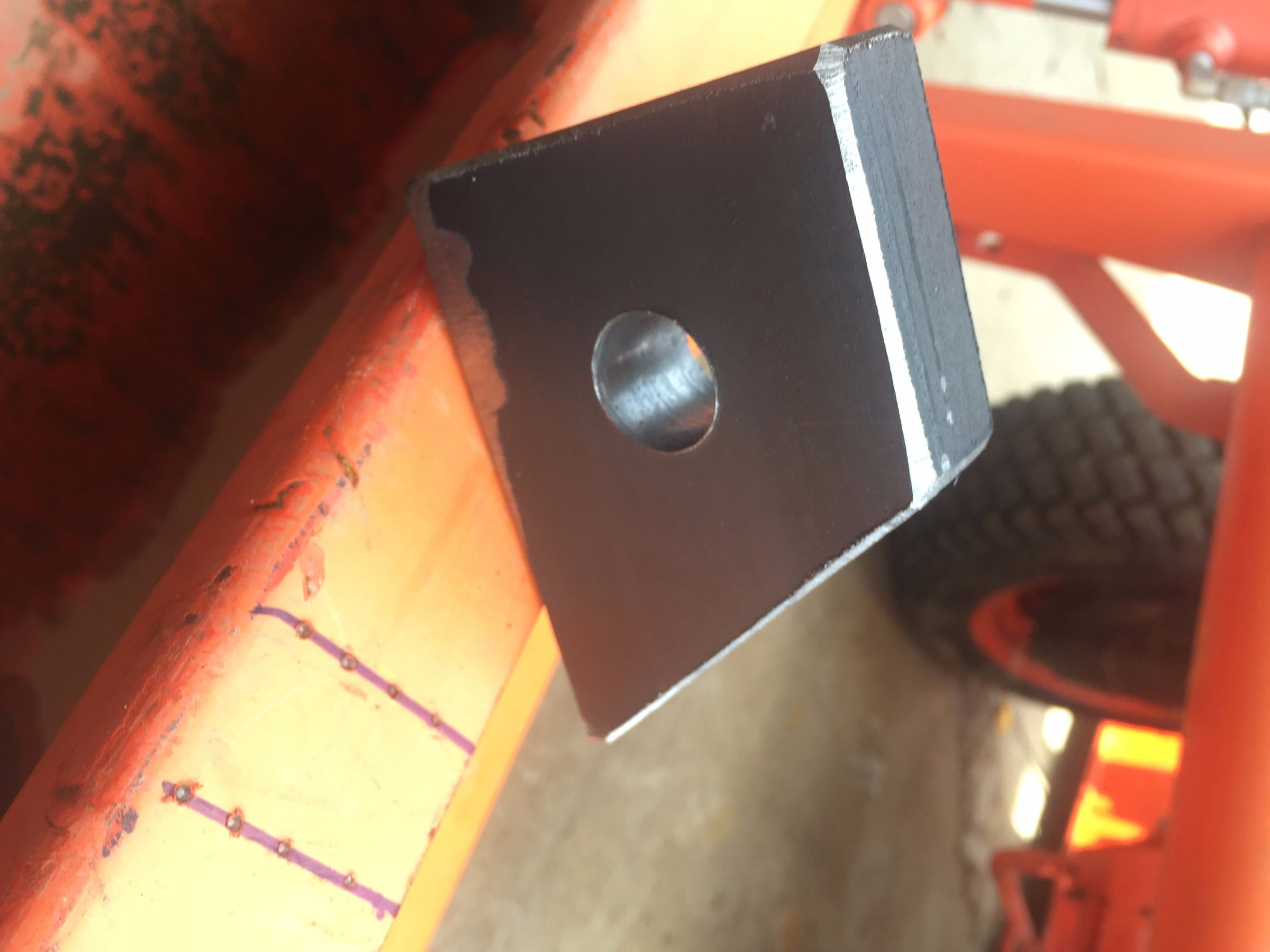 Tractor Bucket Attachment Point (Let's Lift Heavy Stuff!) : 8 Steps ...