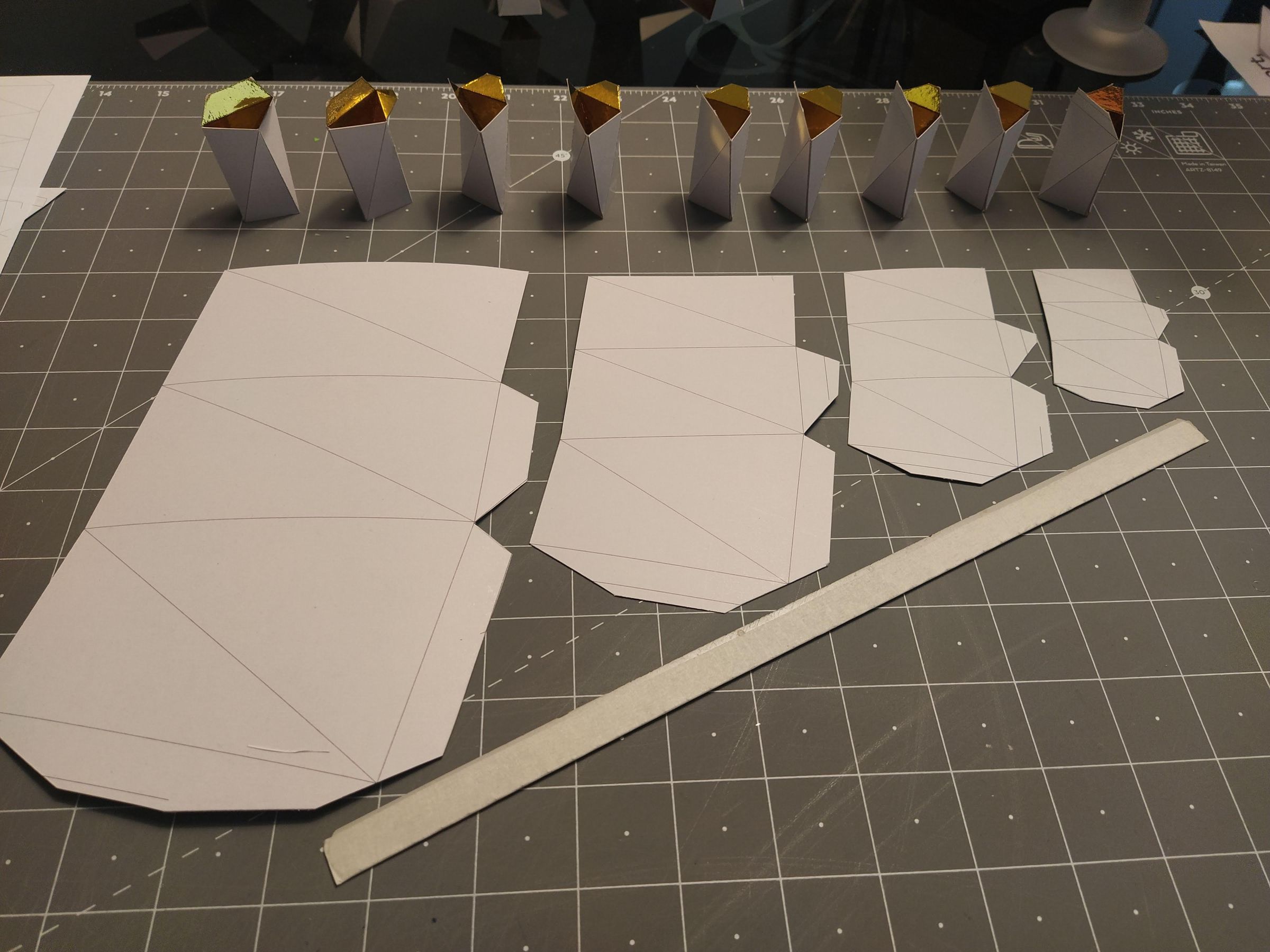 Paper Fractal Tree With Glowing Tips : 8 Steps (with Pictures ...