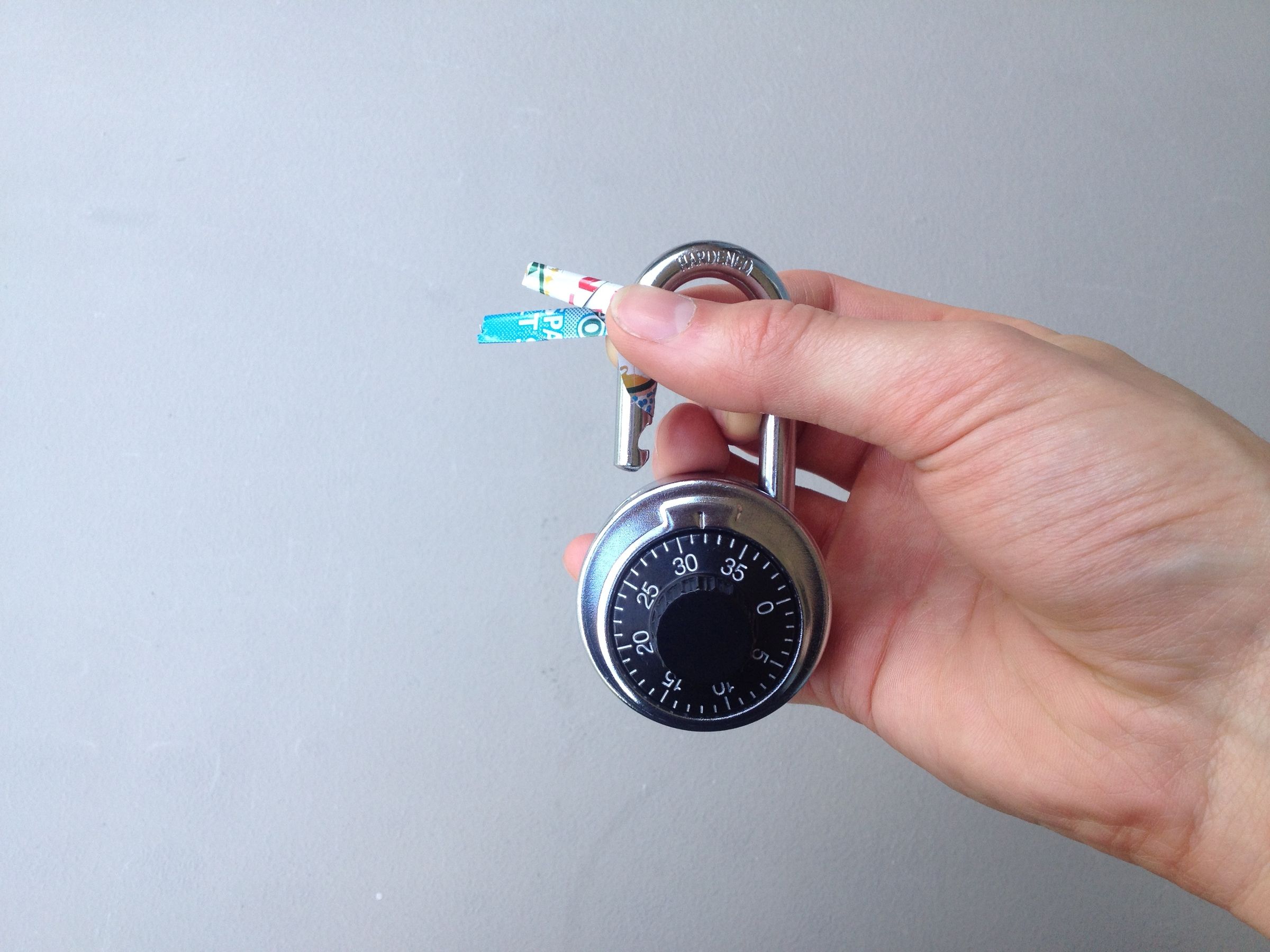 Open Pad Locks and Combination Locks With a Soda Can : 7 Steps (with ...