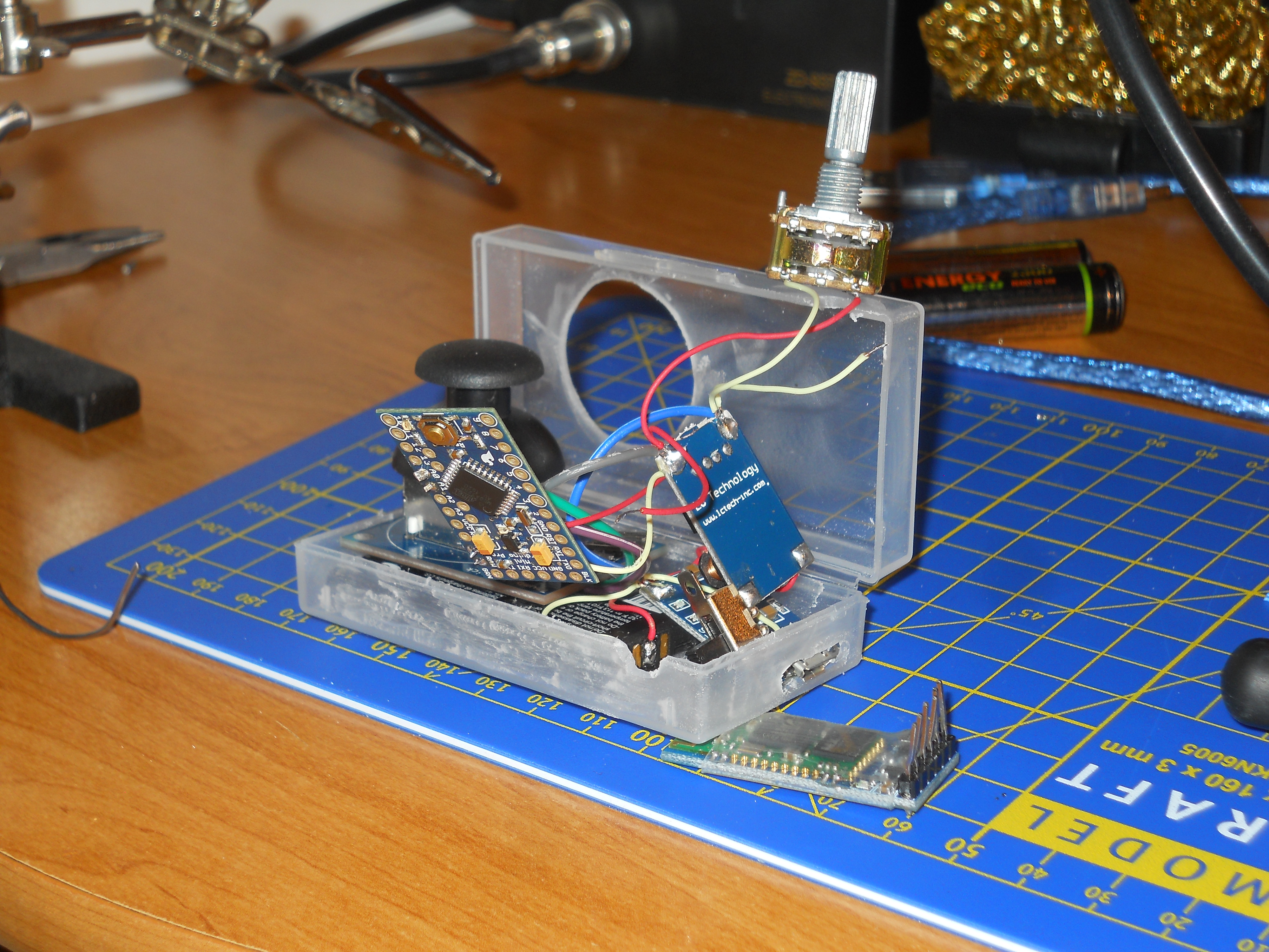 FPV Virtual Reality Arduino Controlled Tracked Robot : 17 Steps (with ...