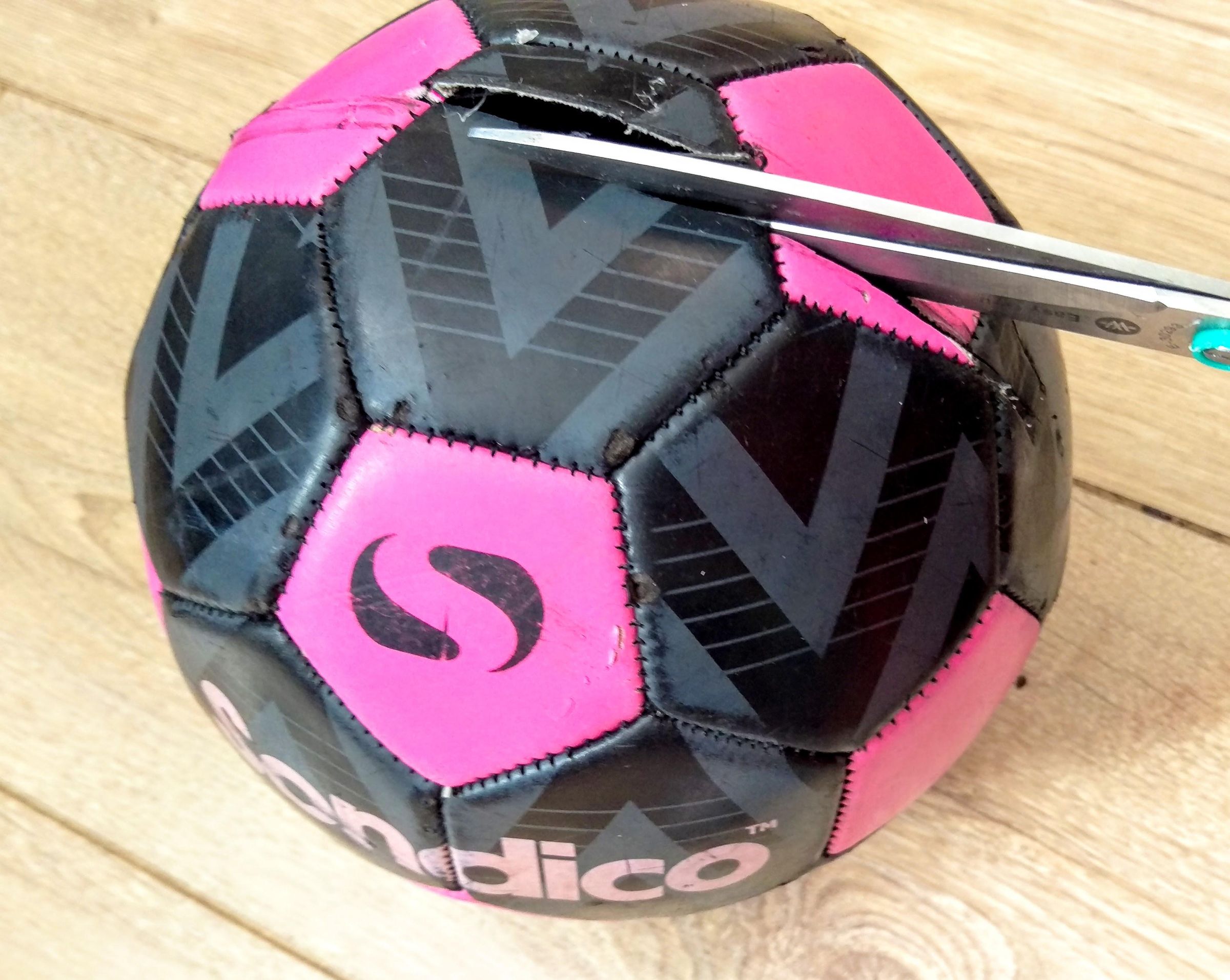 Soccer Ball Handbag : 5 Steps (with Pictures) - Instructables