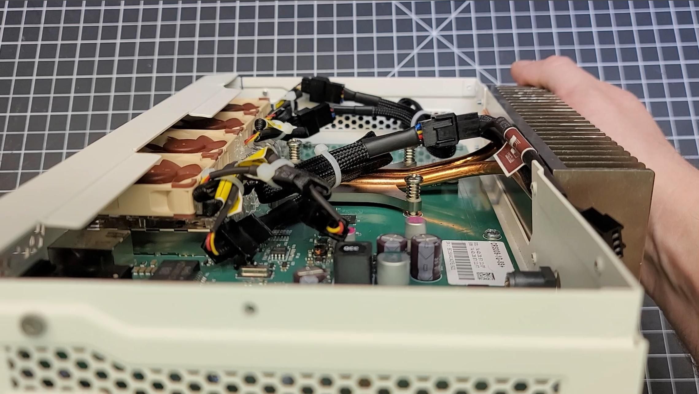 MikroTik CRS309 Switch Noctua Fan Install Mod : 9 Steps - Instructables