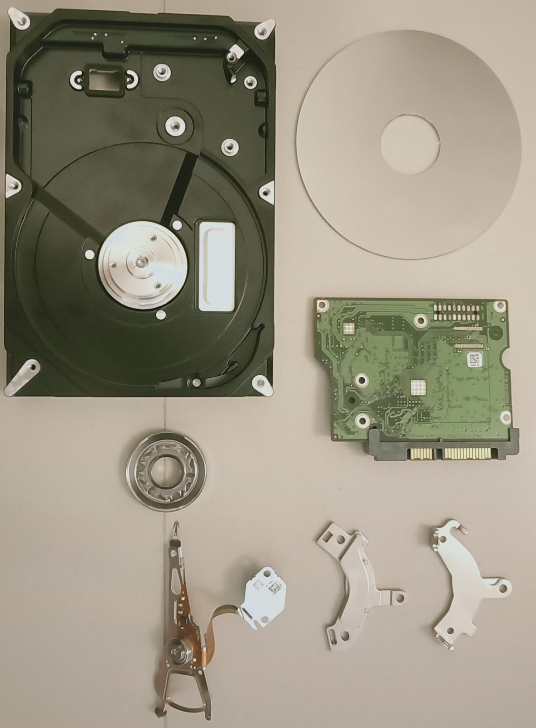 Teardown Seagate SATA Hard Disk Drive : 5 Steps (with Pictures ...