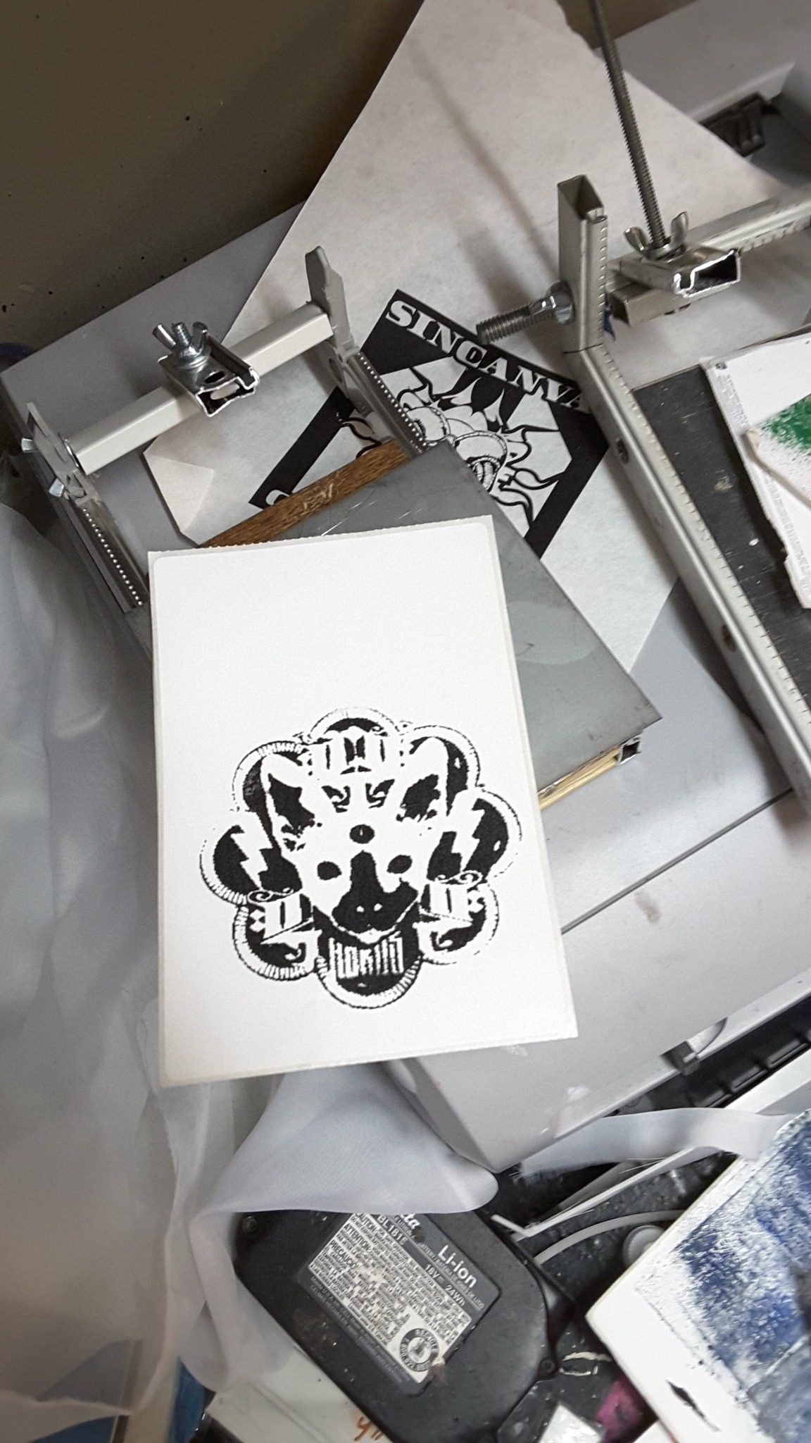 BUDGET SCREENPRINT DIY : 10 Steps (with Pictures) - Instructables