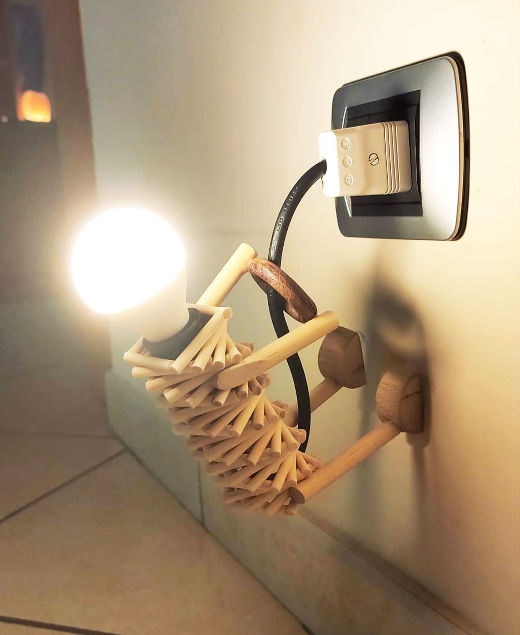 Wall Climber Lamp : 6 Steps (with Pictures) - Instructables