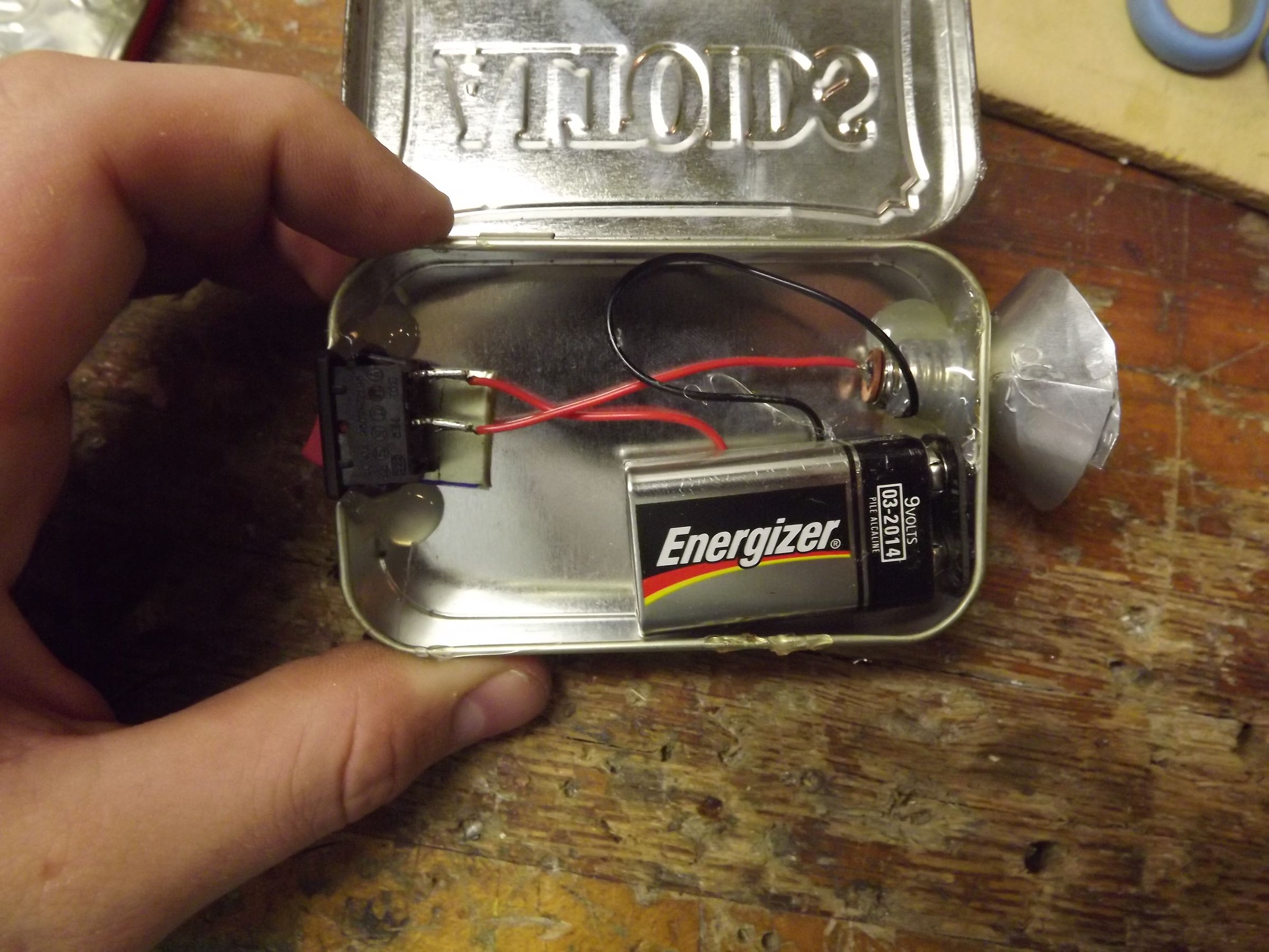 Simple Altoids Tin Flashlight : 4 Steps - Instructables