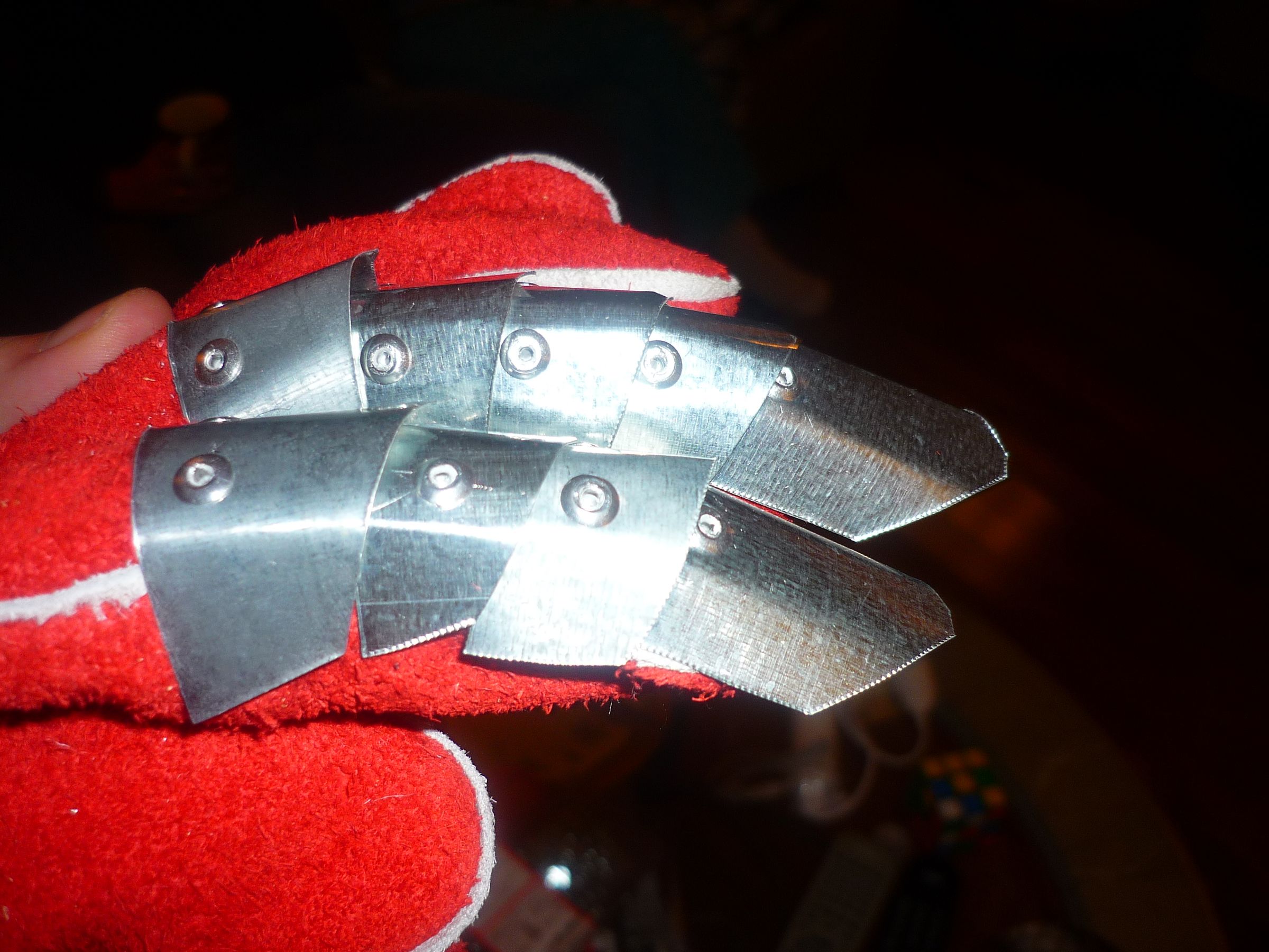 Building a Medieval Gauntlet : 11 Steps (with Pictures) - Instructables