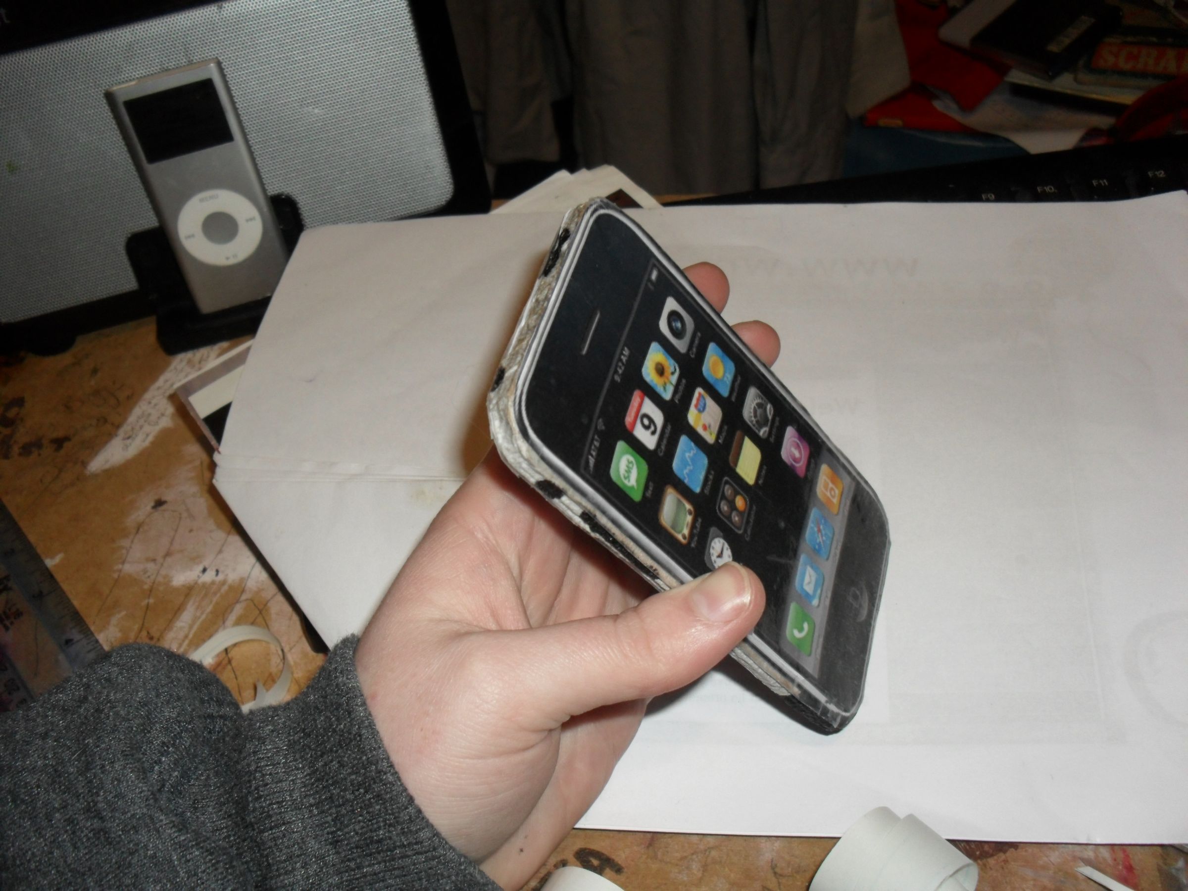 Cardboard Props: How to Make a Prop IPhone or IPad : 8 Steps ...