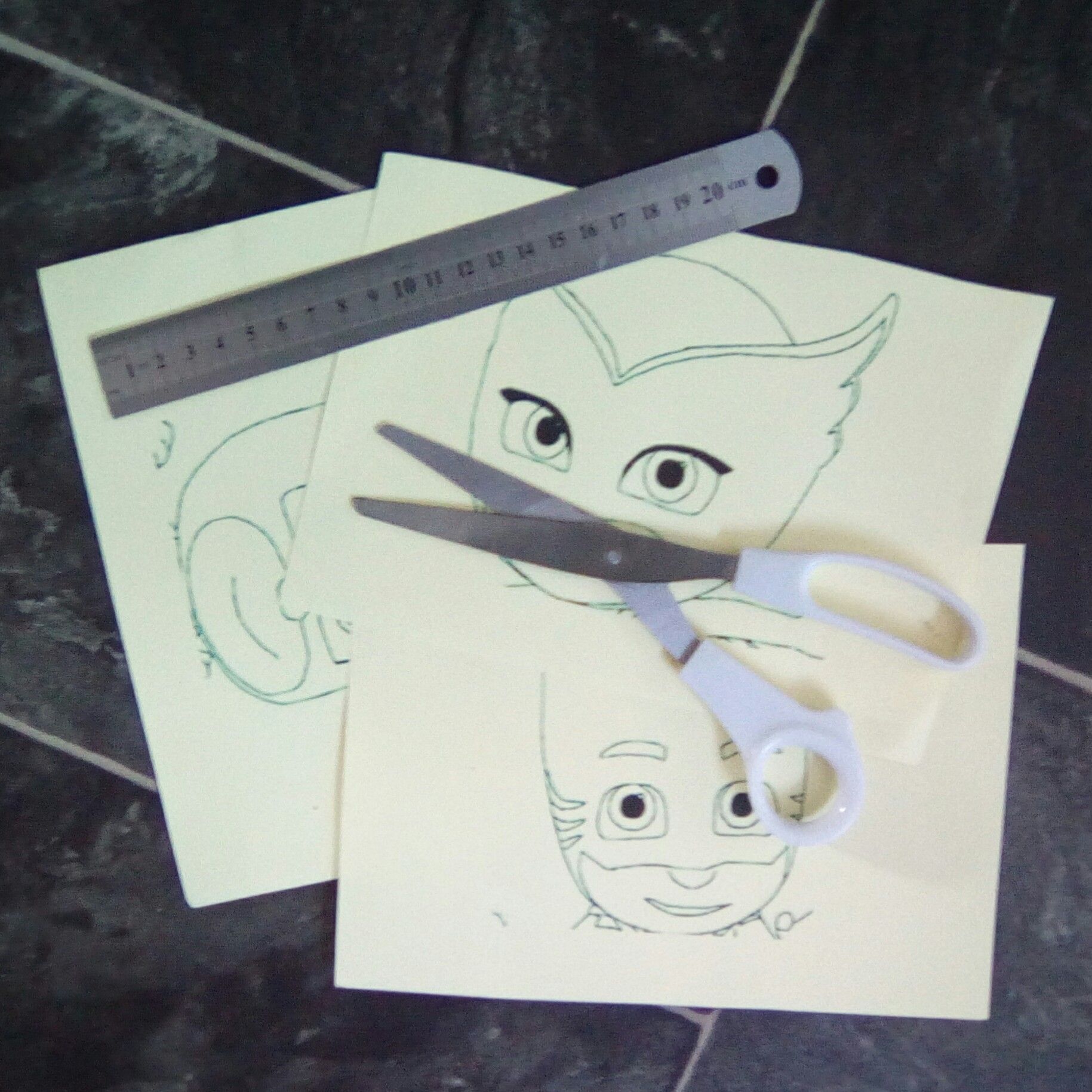 DIY 2D Fondant Character Faces : 9 Steps (with Pictures) - Instructables