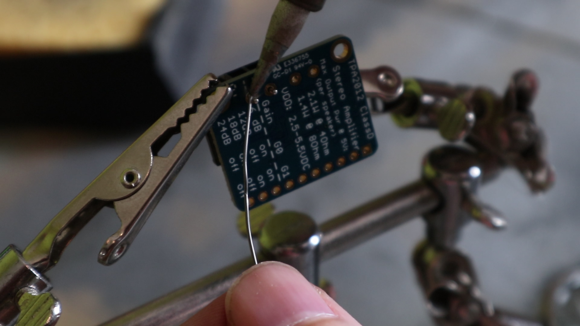 Project BoxBoom - 80's Boombox Revamped : 8 Steps - Instructables