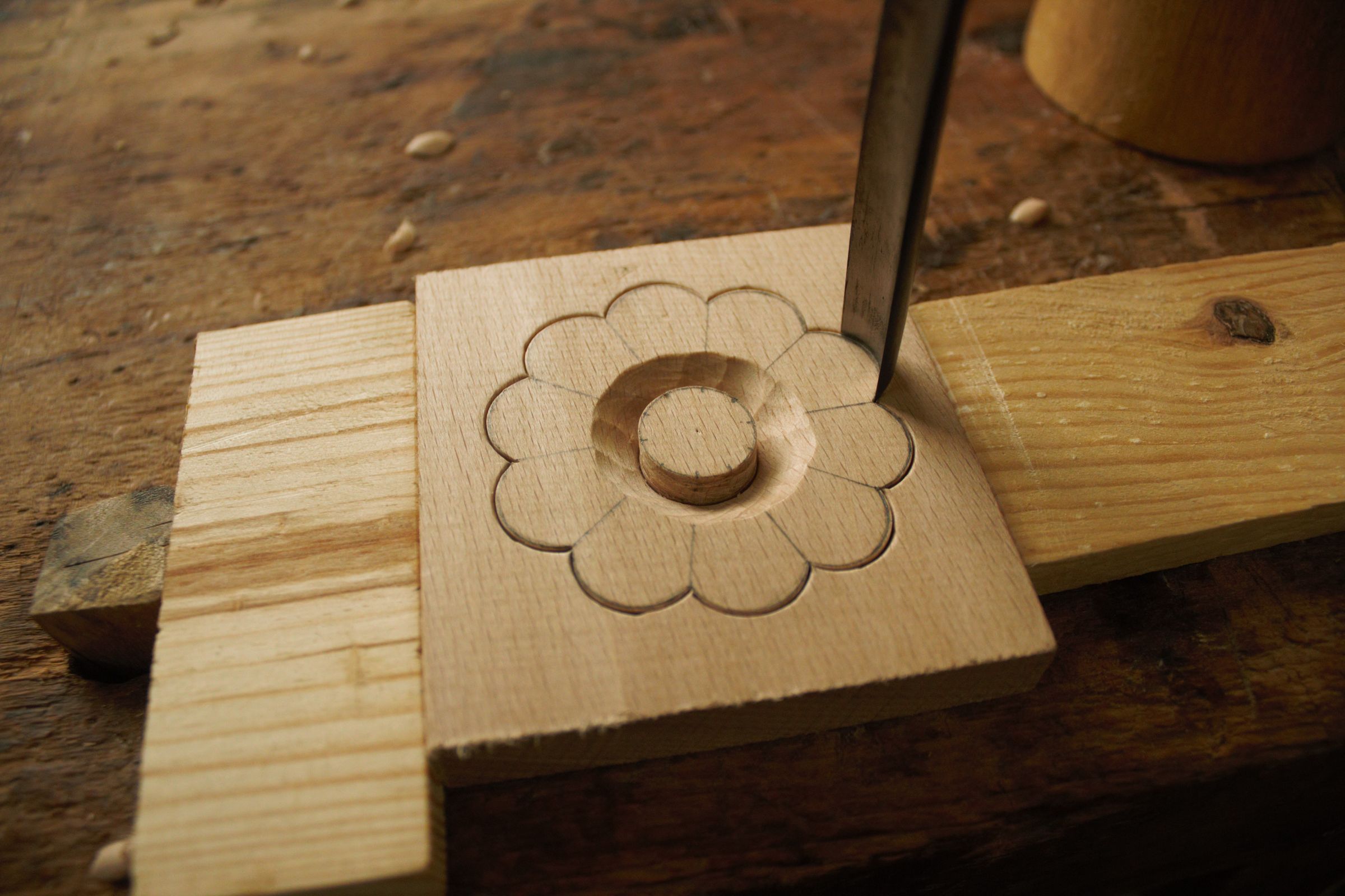 Simple Wood Carving - Flower (rosette) : 5 Steps (with Pictures ...
