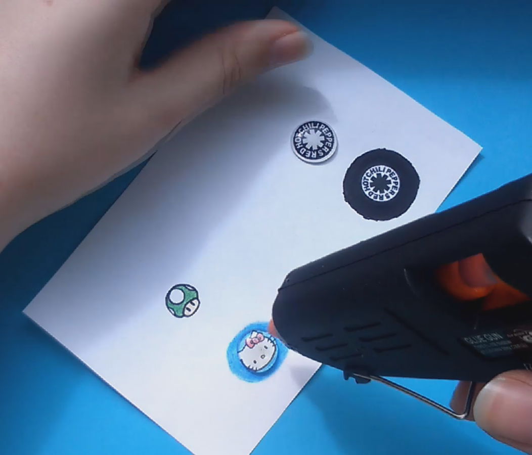 DIY Faux Resin Charms/Gems Using Hot Glue : 3 Steps (with Pictures ...