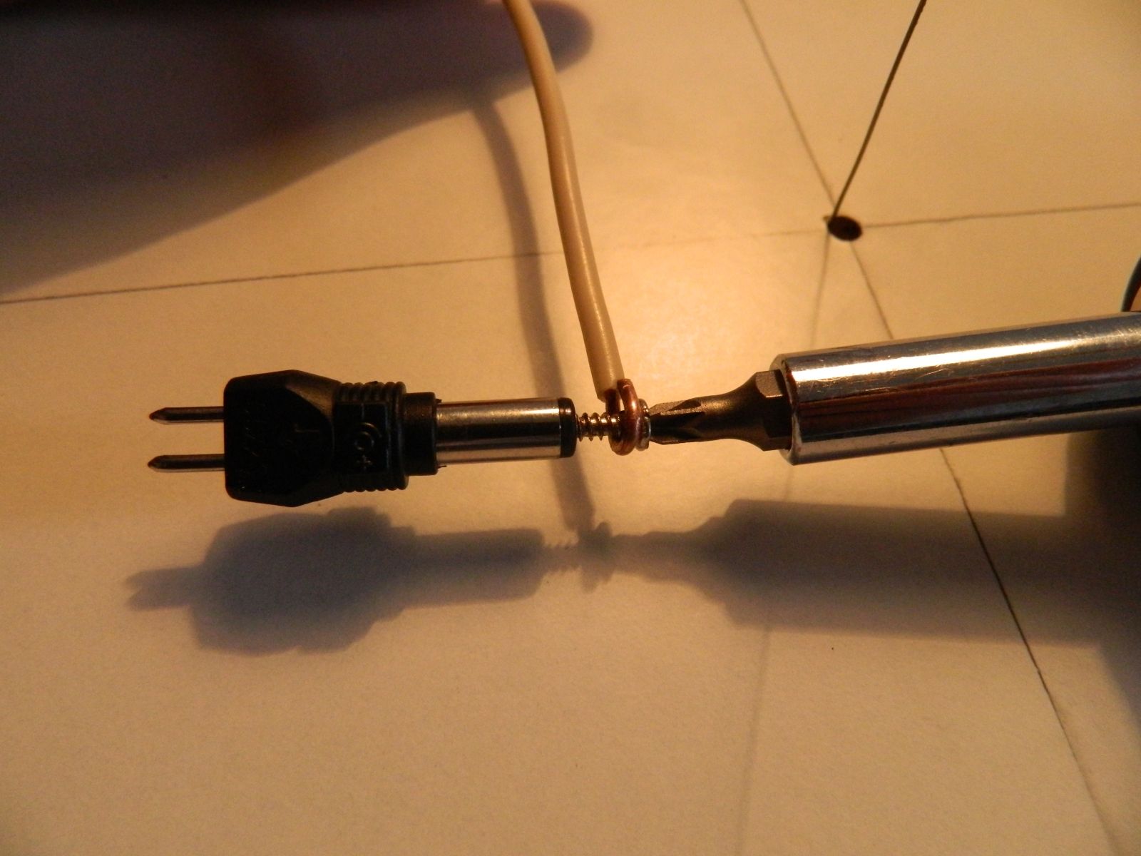 Simple Styrofoam Hot Wire Cutter : 10 Steps - Instructables