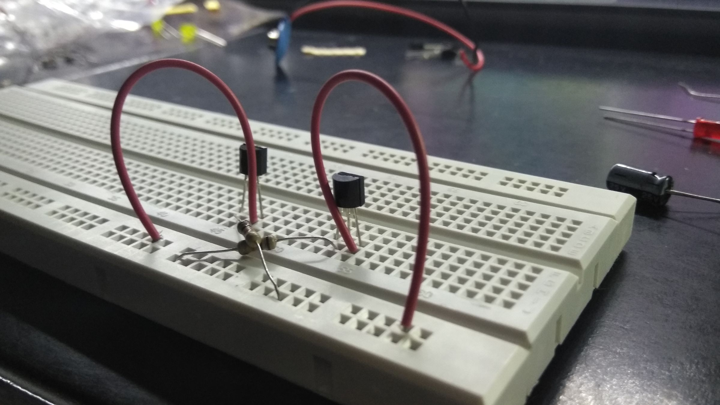 DUAL LED CHASER USING TRANSISTOR : 6 Steps (with Pictures) - Instructables