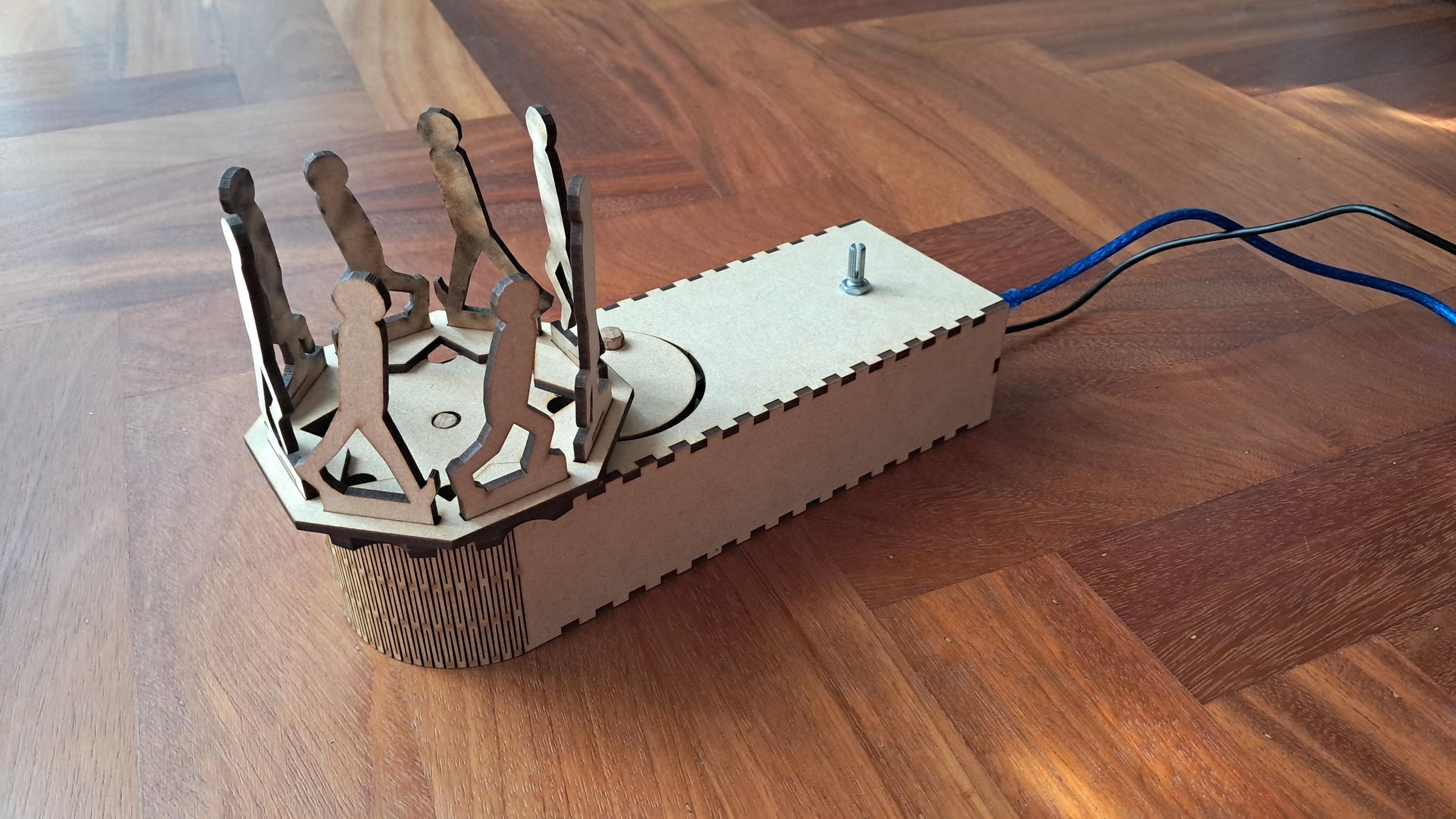 Customizable Zoetrope : 8 Steps - Instructables