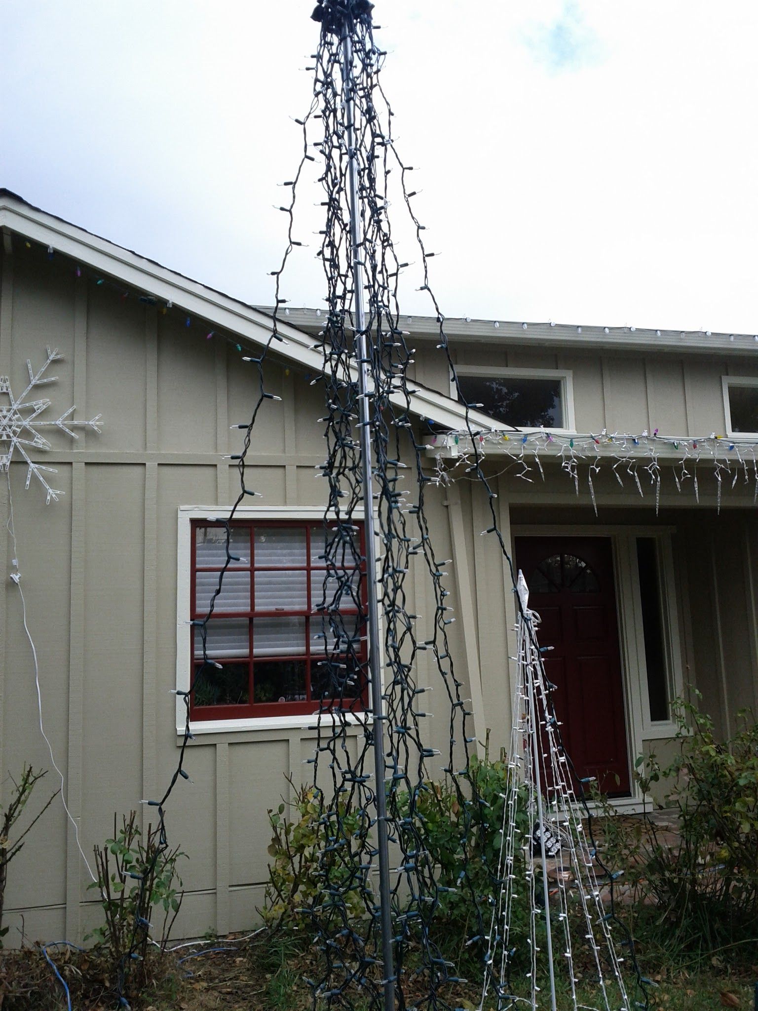 Outdoor String-of-Lights Tree for the Holidays. : 9 Steps - Instructables