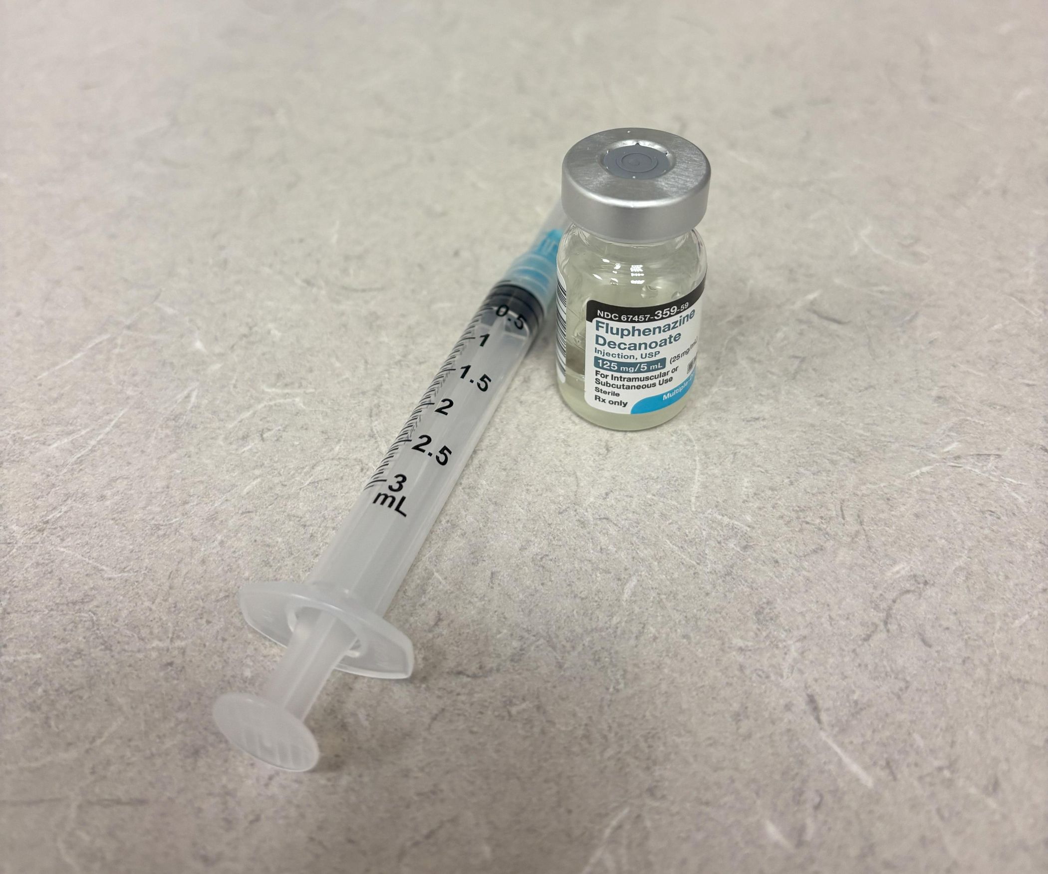 Administering an IM (intramuscular) Injection : 9 Steps - Instructables