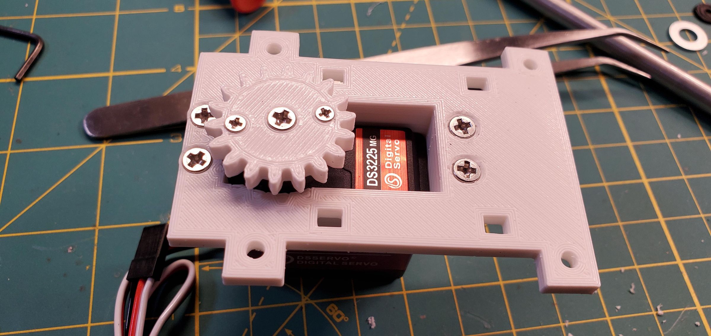 Omnibot Shoulder Servo Modification : 7 Steps (with Pictures) - Instructables